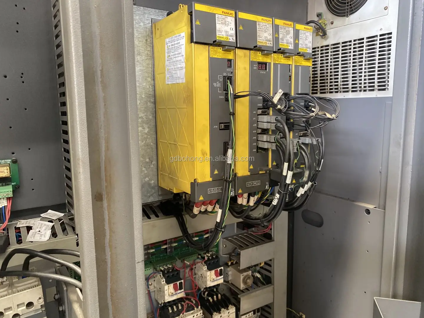 Used 3 Axis Yeong Chin YCM-MV86A CNC Vertical Machining Center