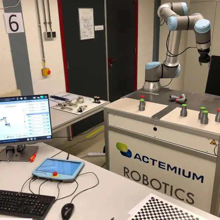 Ur Robot Of Ur10e With 6 Axis Robotic Arm For Dance With The Dancer As ...