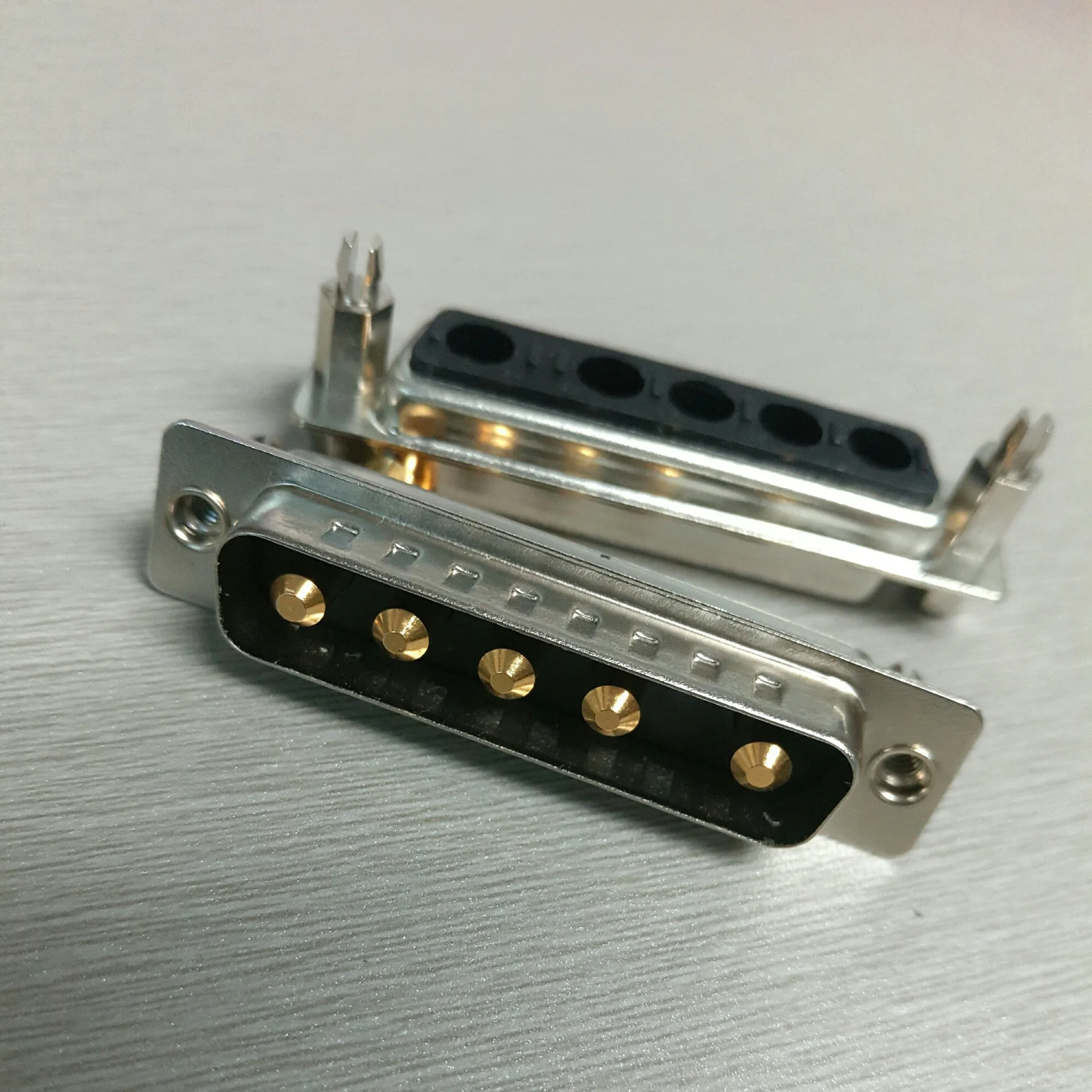 Combo D Sub 5P 5W5 Plug Connector - High Current & Reliable