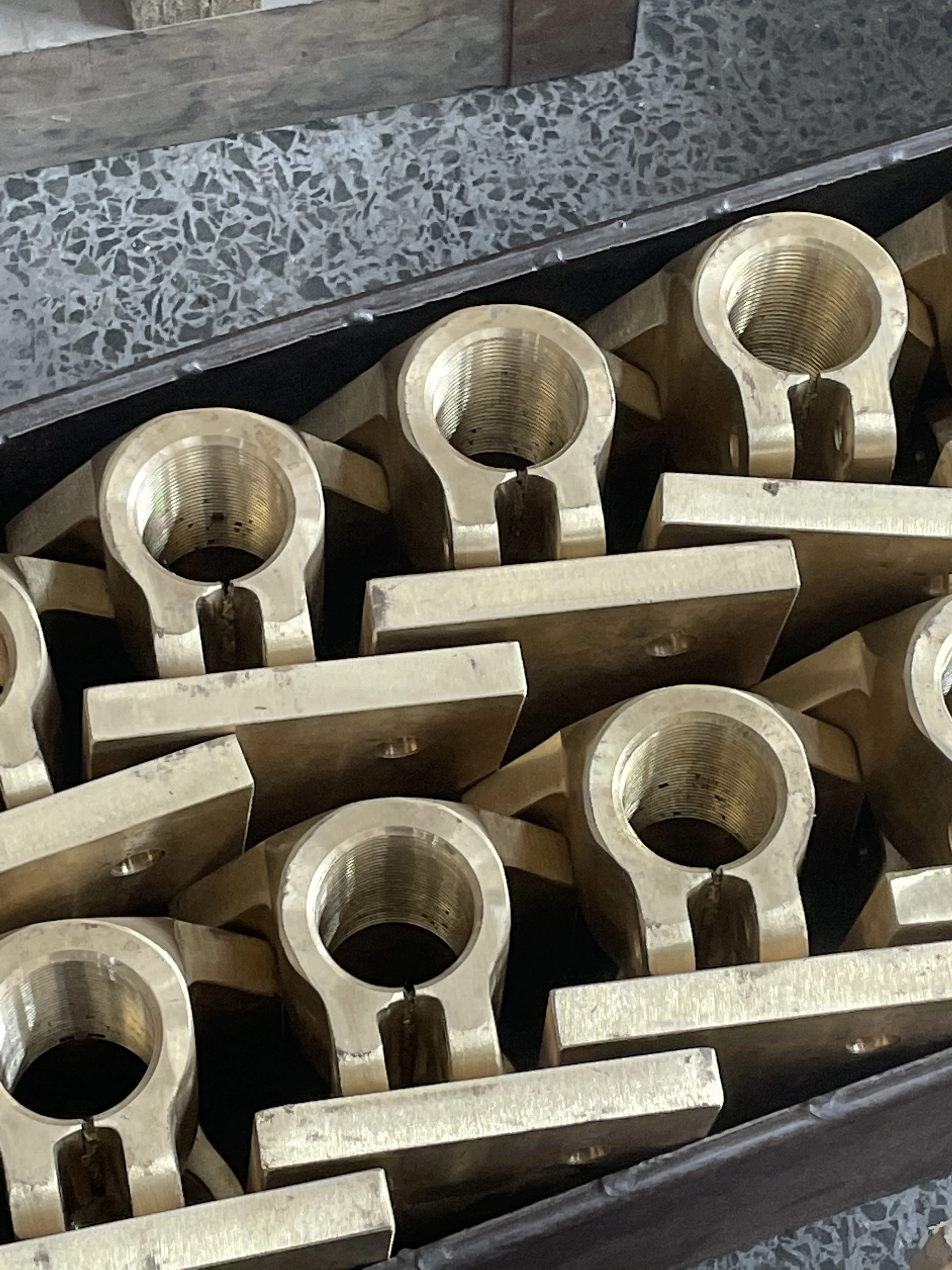 Electrical Transformer Ceramic Bushing Insulators Flag - Buy Ceramic ...