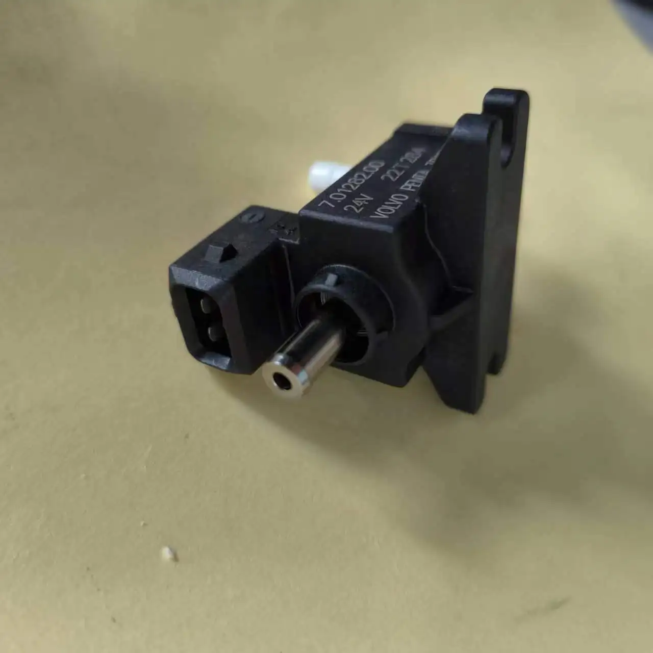 Orignalsolenoid Valve 3819161 For Volvo D9a D13c D16e Ec480dl Ec380dl ...