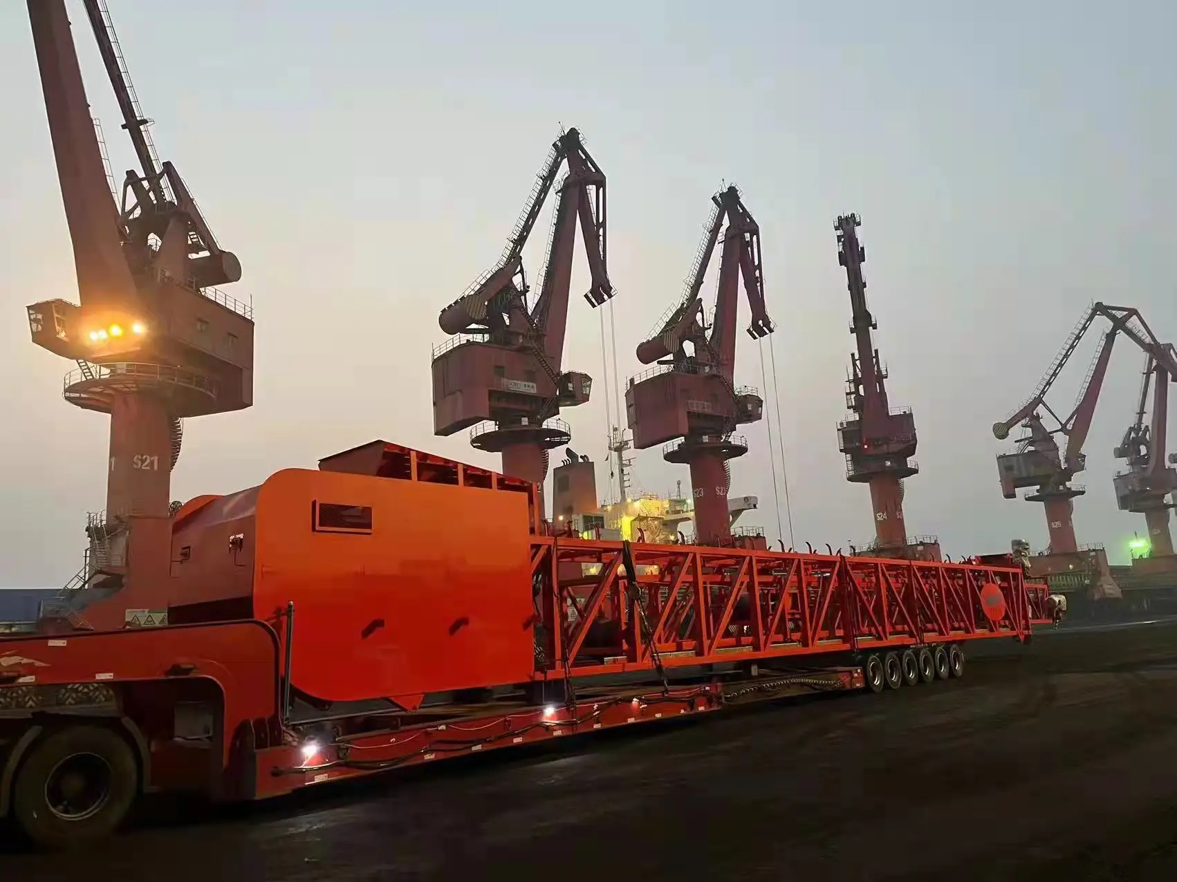 Stockpiling Wheel Radial Telestacker Portable Grasshopper Conveyors ...