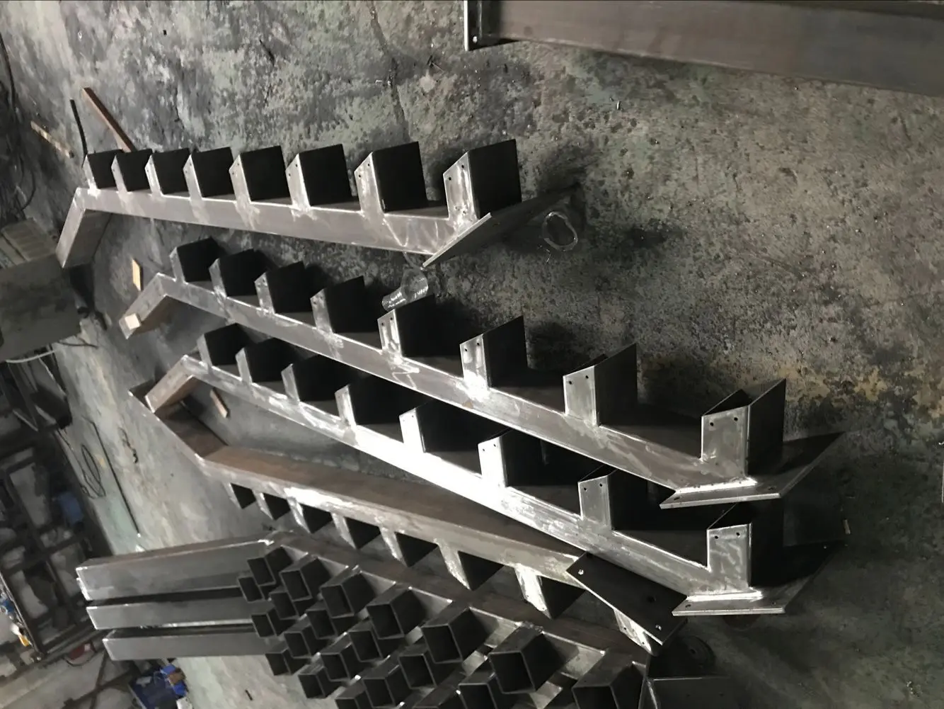 Modern Stringer Hidden Floating Stairs - Customizable Design