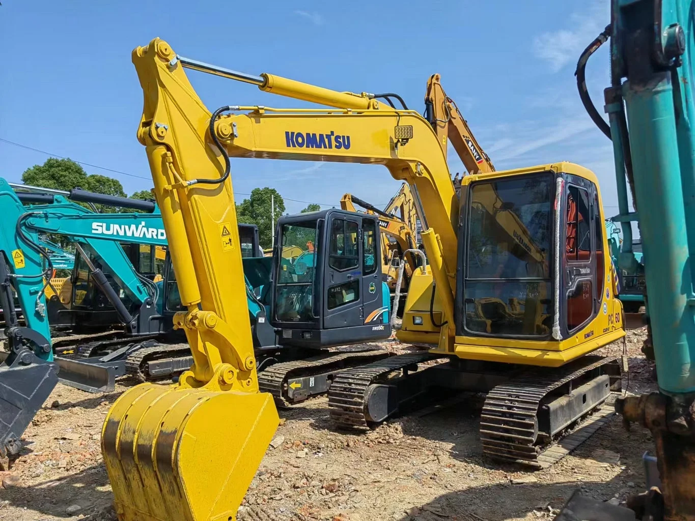 Japan's Komatsu Pc60-7 Excavator Used Crawler Excavator High-quality 90% New 6tons Pc60 Second ...