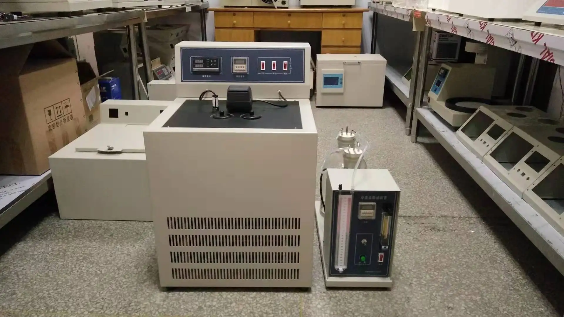 Equipped With 2 Refrigeration Compressor Astm D97 Astm D2500 Lube Oil ...