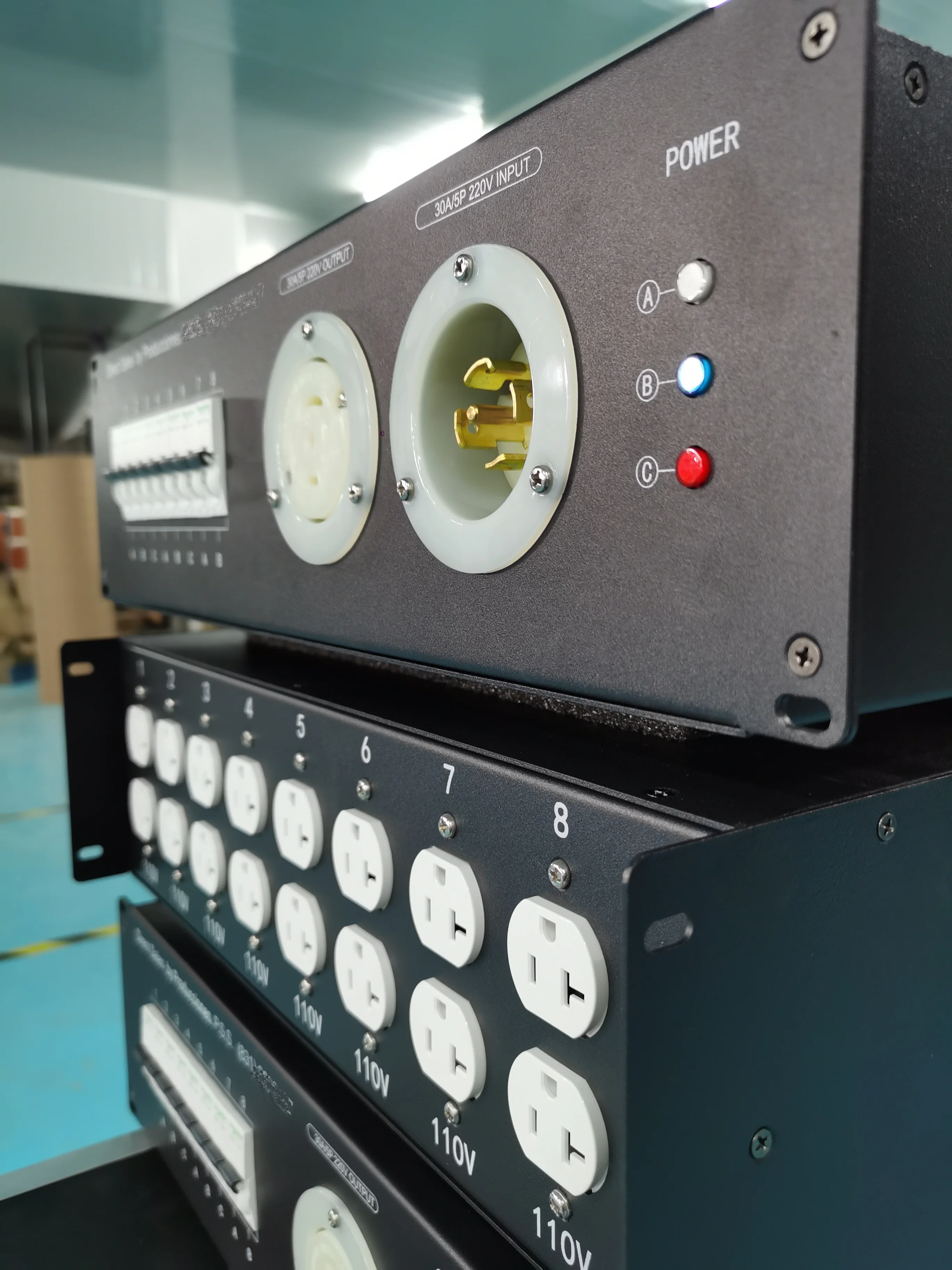 30 Amp Power Distribution Box - Efficient Electrical Solutions