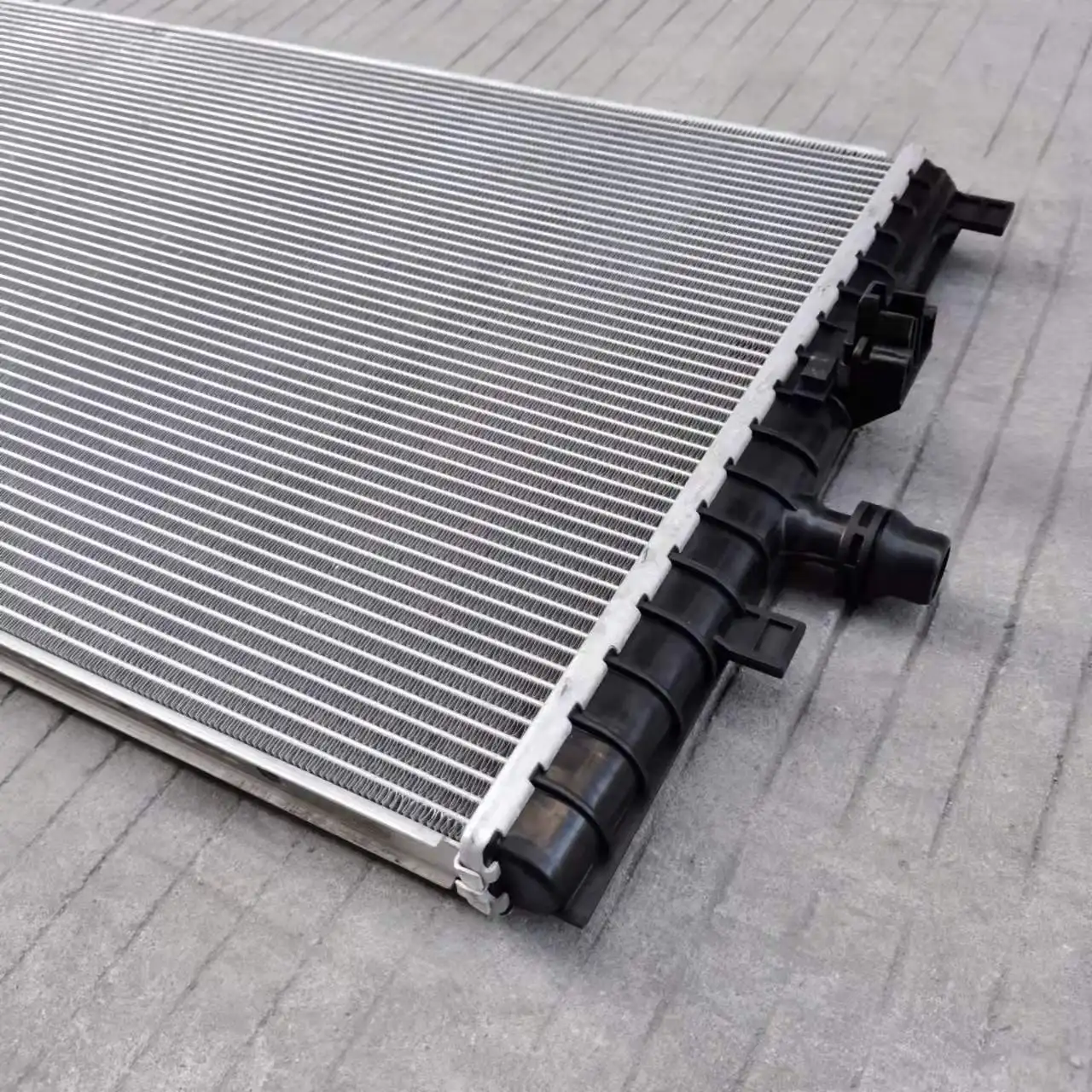 Original High Quality Heat Sink for Tesla Model Y Radiator