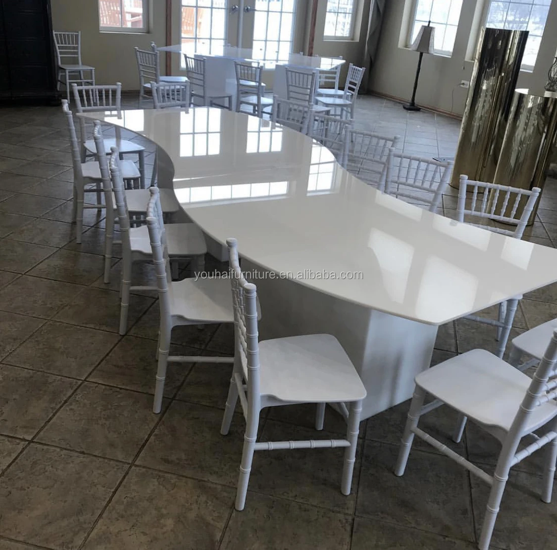 Children Party Acrylic White Serpentine Table for Kid