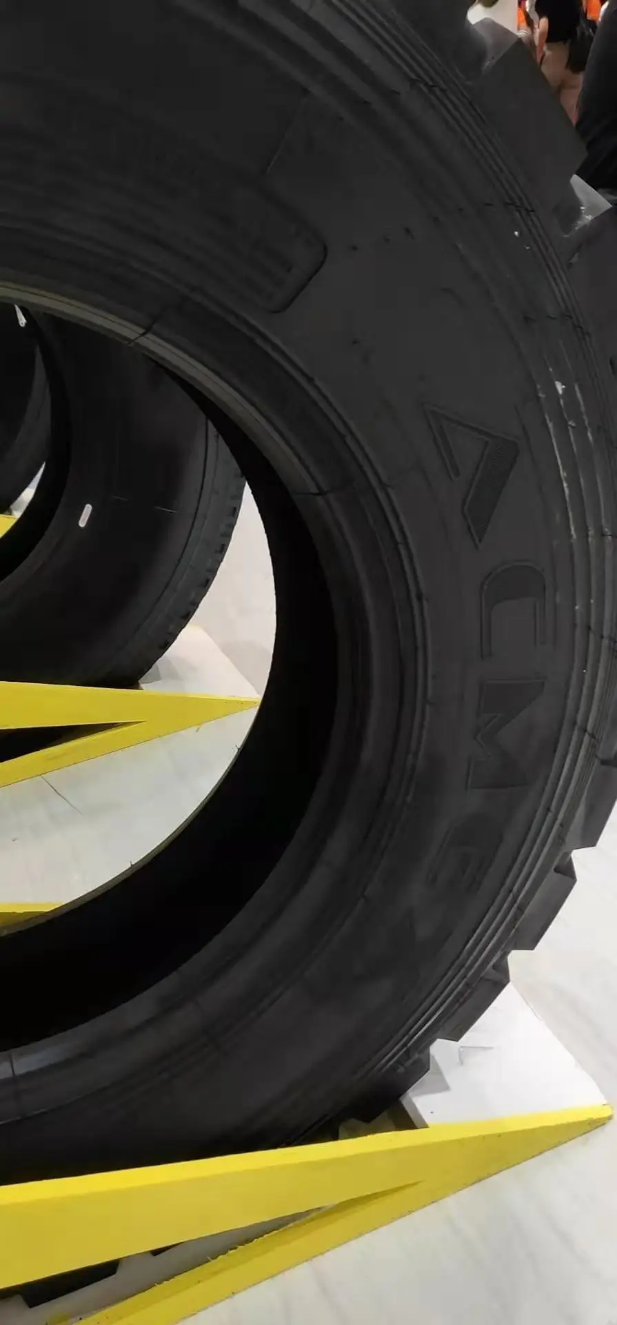 2020 Wholesale New Truck Tire 1200 R24 Tyres - Buy Truck Tire,315 80 22 ...