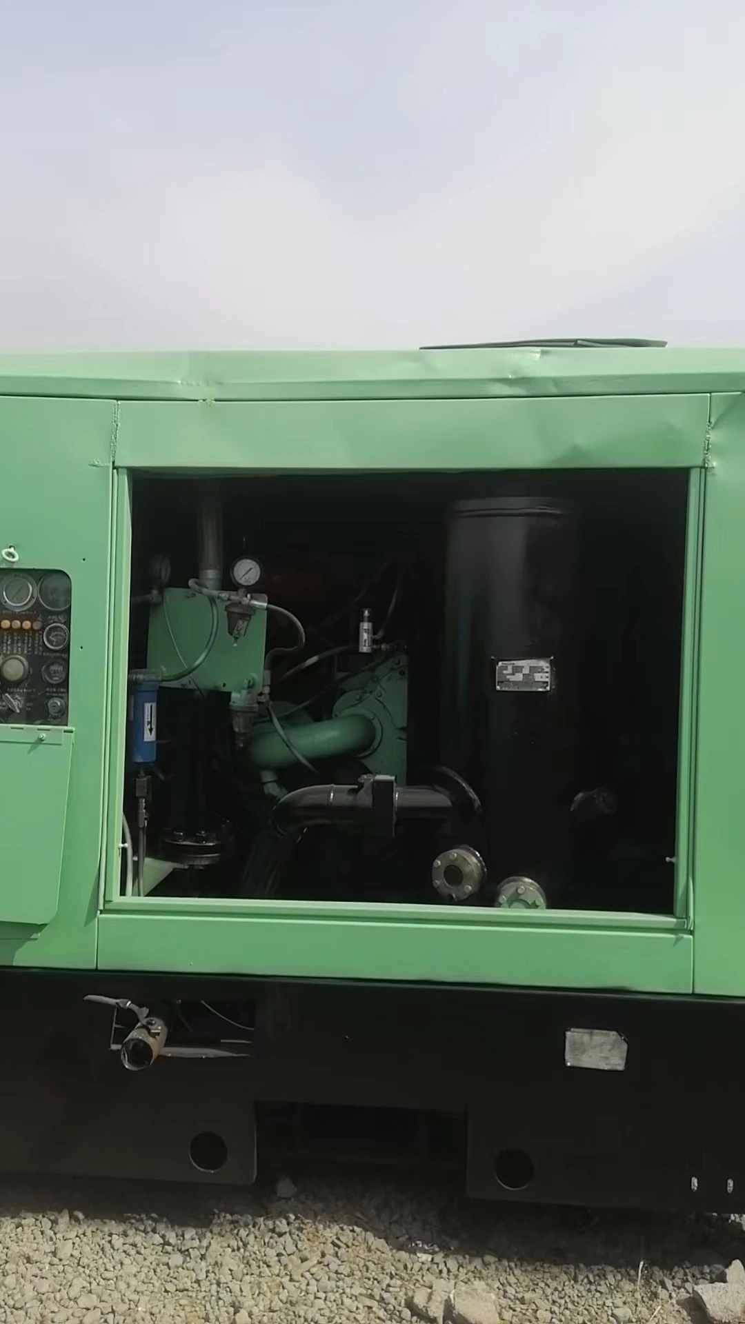 Small Mobile Portable Diesel Compressors SULLAIR DPQ780RH 20.7bar 22 ...