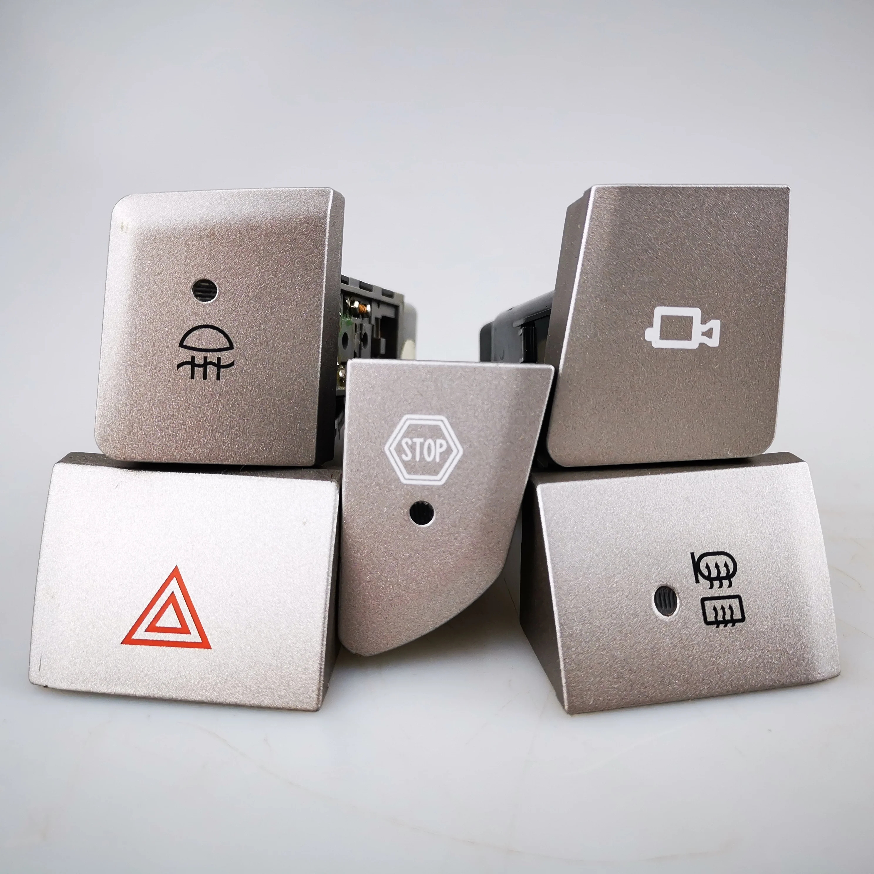 Saic Maxus V80 Instrument Switch Combination Visc - Buy T60 V80 D90 G10 ...