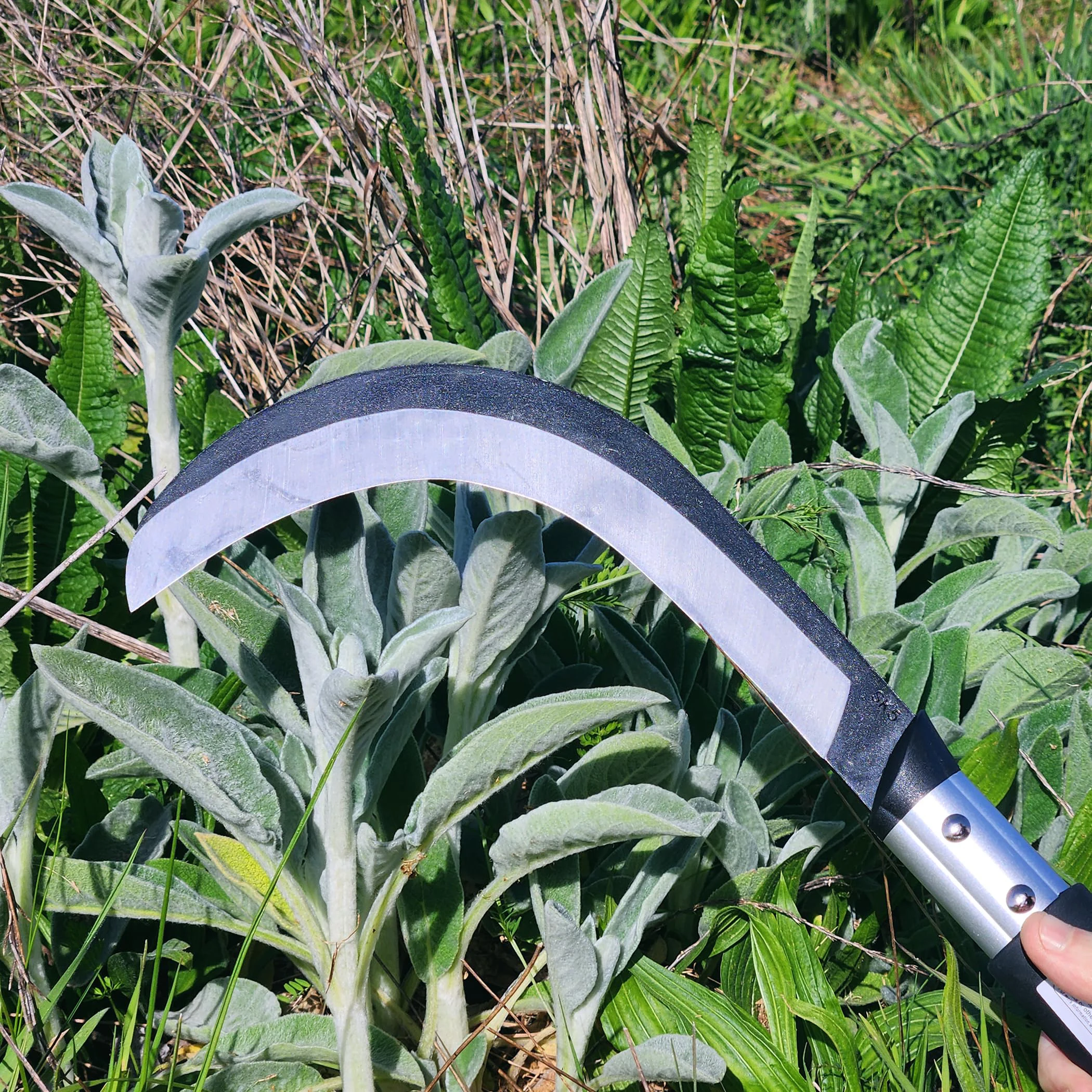 Clearing Sickle with 9-Inch Carbon Steel Blade 9-Inch Aluminum Handle ...