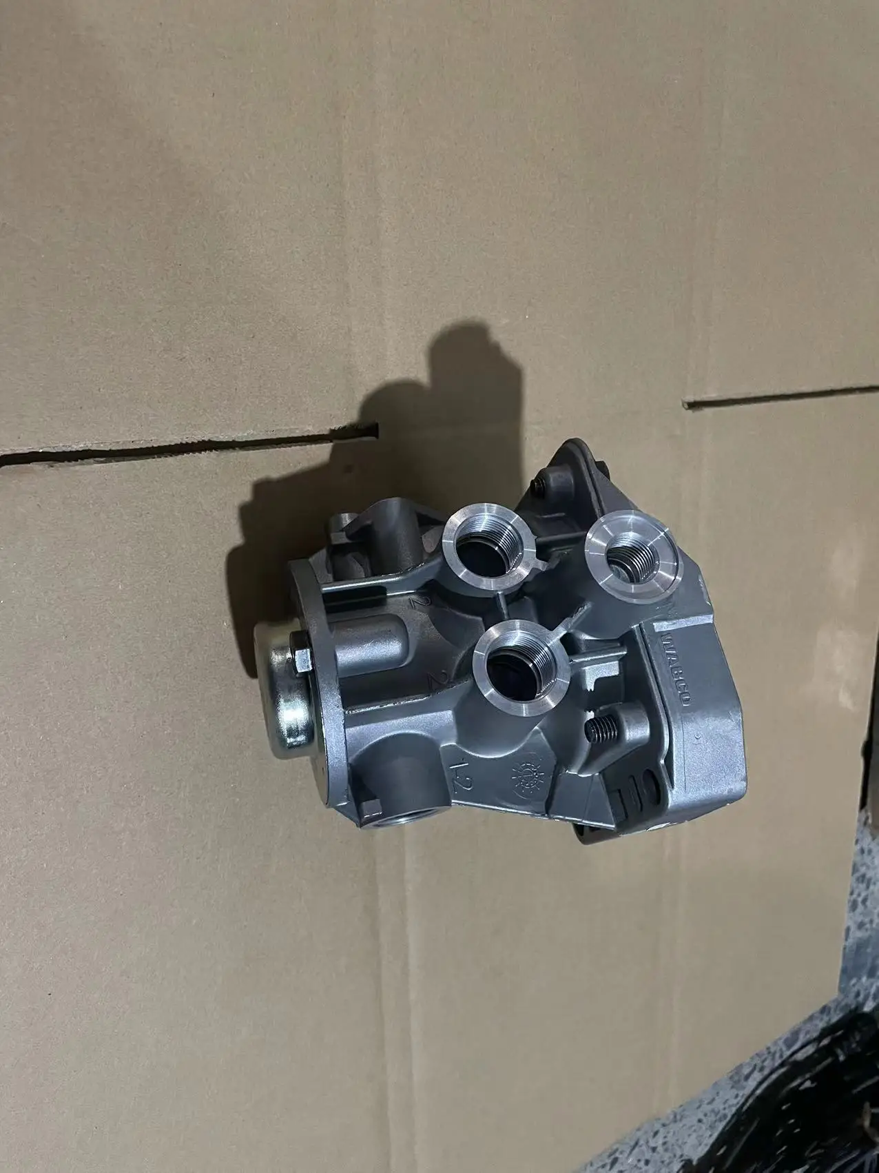 Original Wabco 9710023000 9710023007 Emergency Relay Valve Kamaz 5490 ...