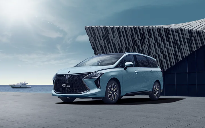 Dongfeng M4 HEV Hybrid MPV Car Fashion & Sport Energy Efficient EV Car With Lithium Battery New ...