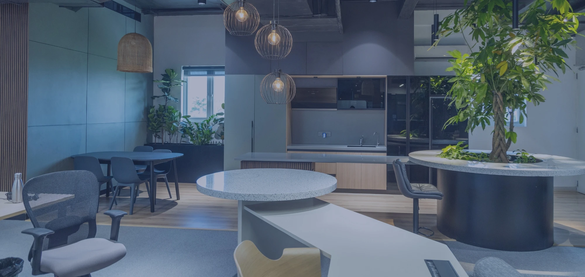 Good Quality Bldc Odu Ac Indoor & Outdoor Unit 15w To 45w Resin Packed ...