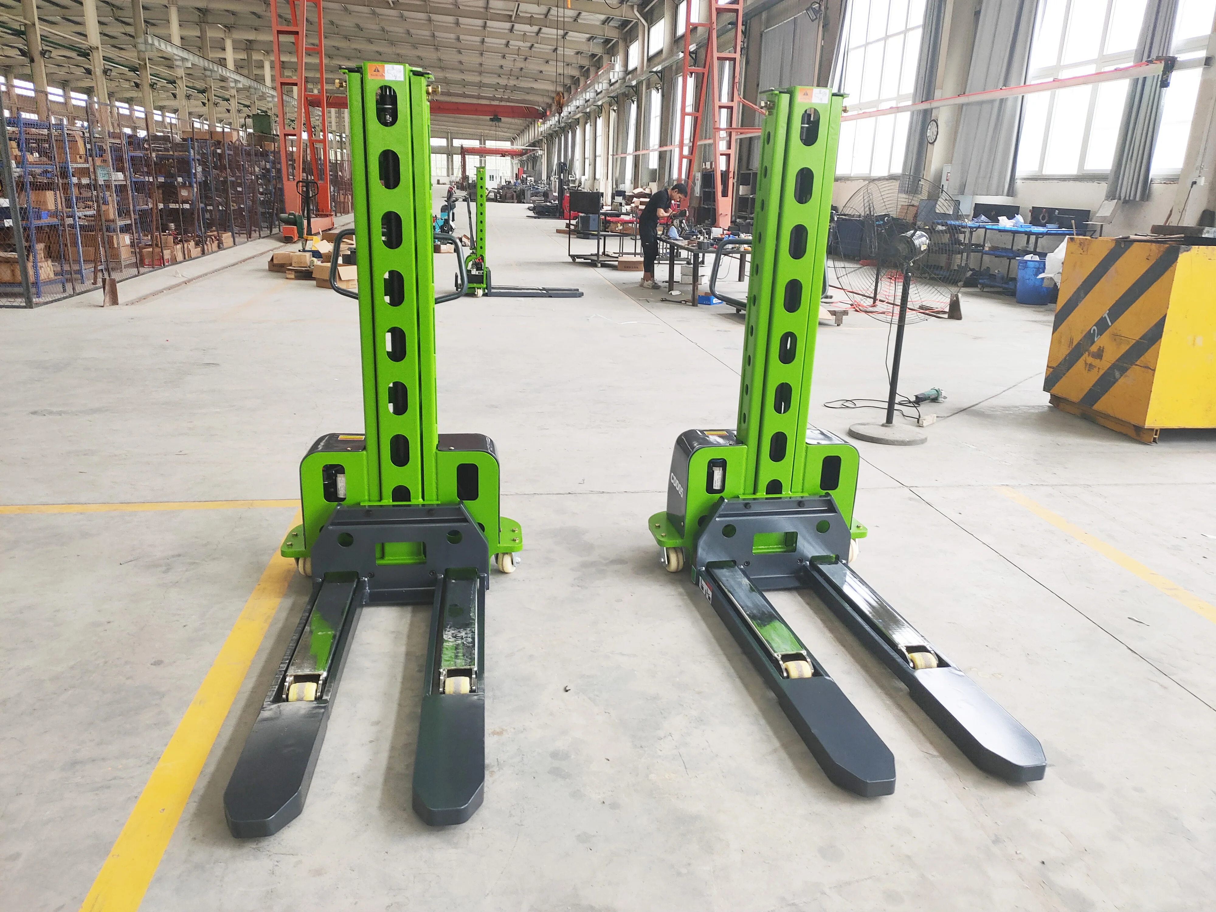 Small Stacker 500kg - Portable Self Loading Pallet Lift