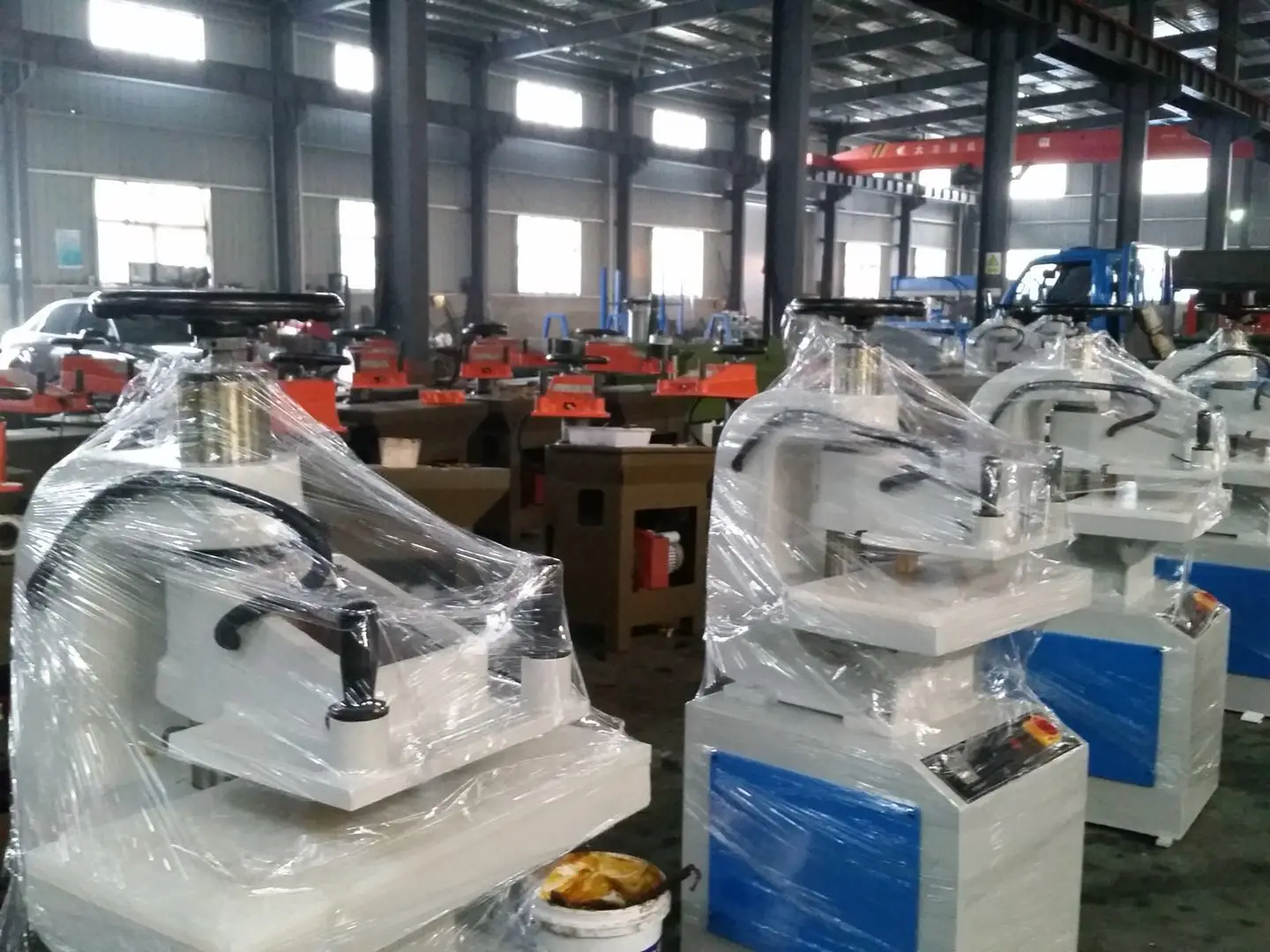 High Quality Hydraulic Small Swing Arm Clicker Press Die Cutting ...