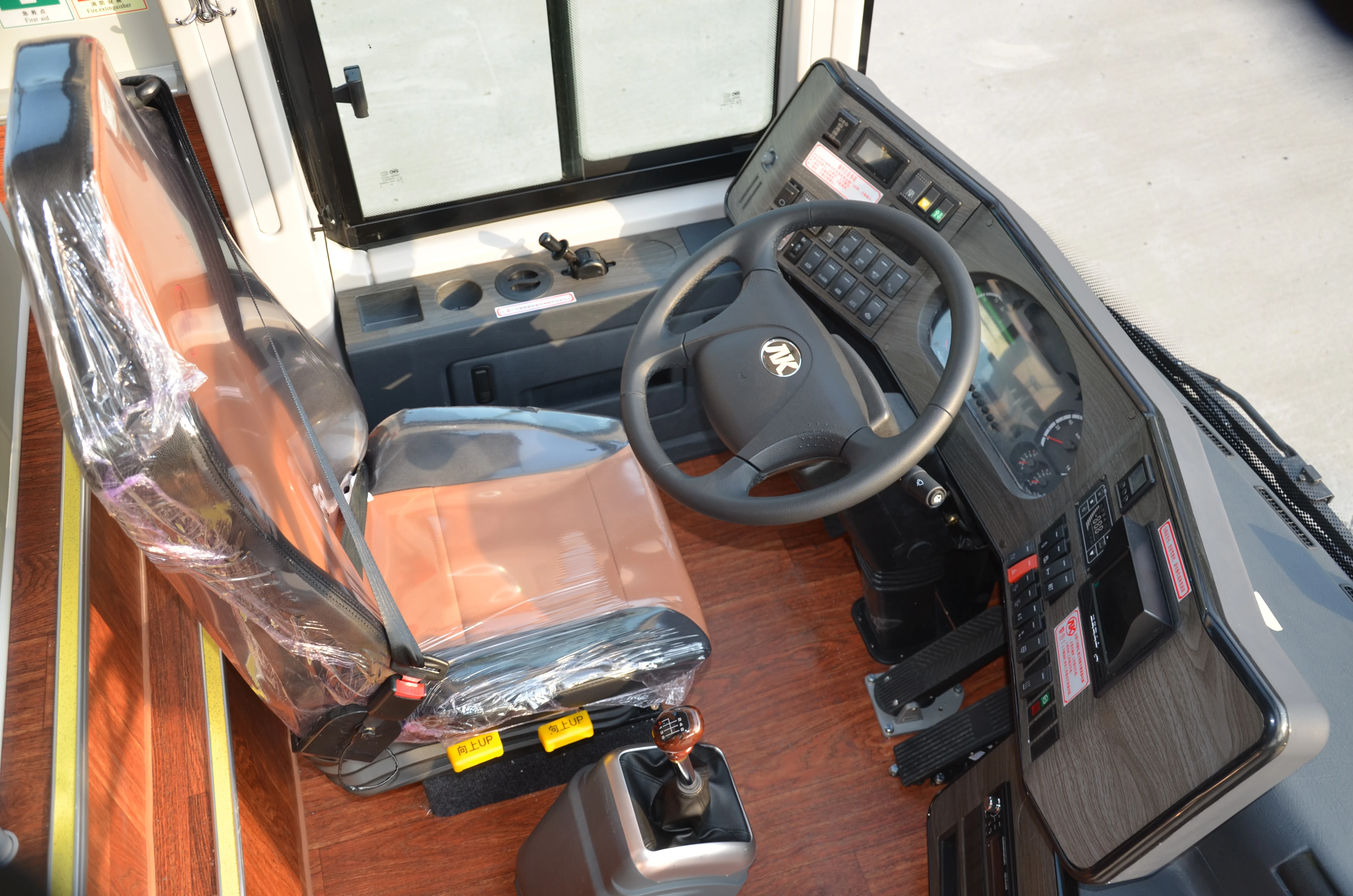 Ankai 12m Yuchai Diesel Engine High-end Coach Bus For Middle And Long ...