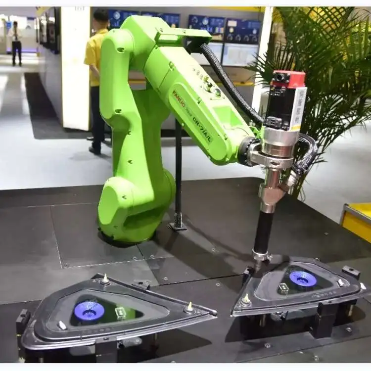 6 Axis Robot Arm Fanuc Crx 20ia L With Cngbs Tightening Machine For