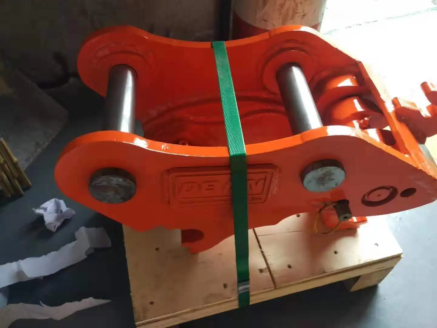 Hitachi Double Quick Hitch for Wheel Loaders | Efficient Coupler for ...
