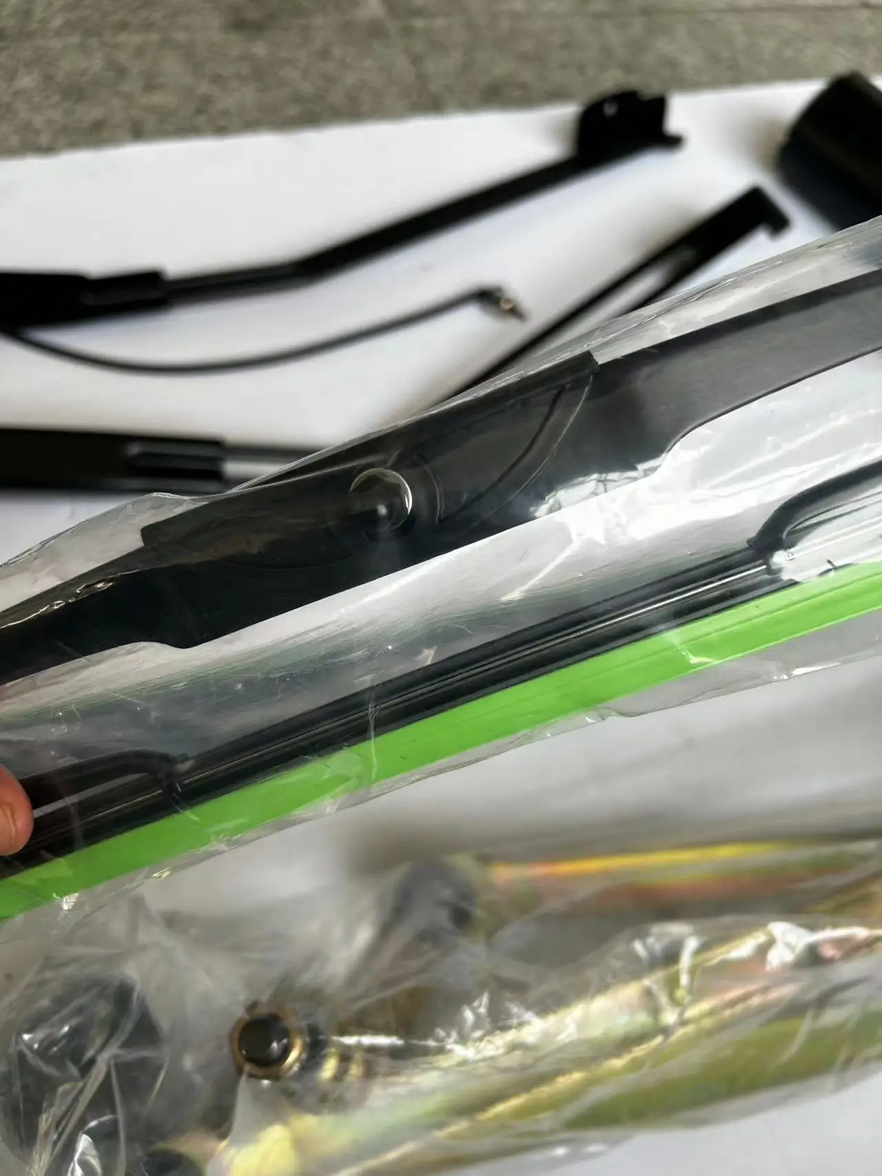 Bus Wiper Assembly Wiper Motor Wiper Arm Blade - Buy Wiper For ...