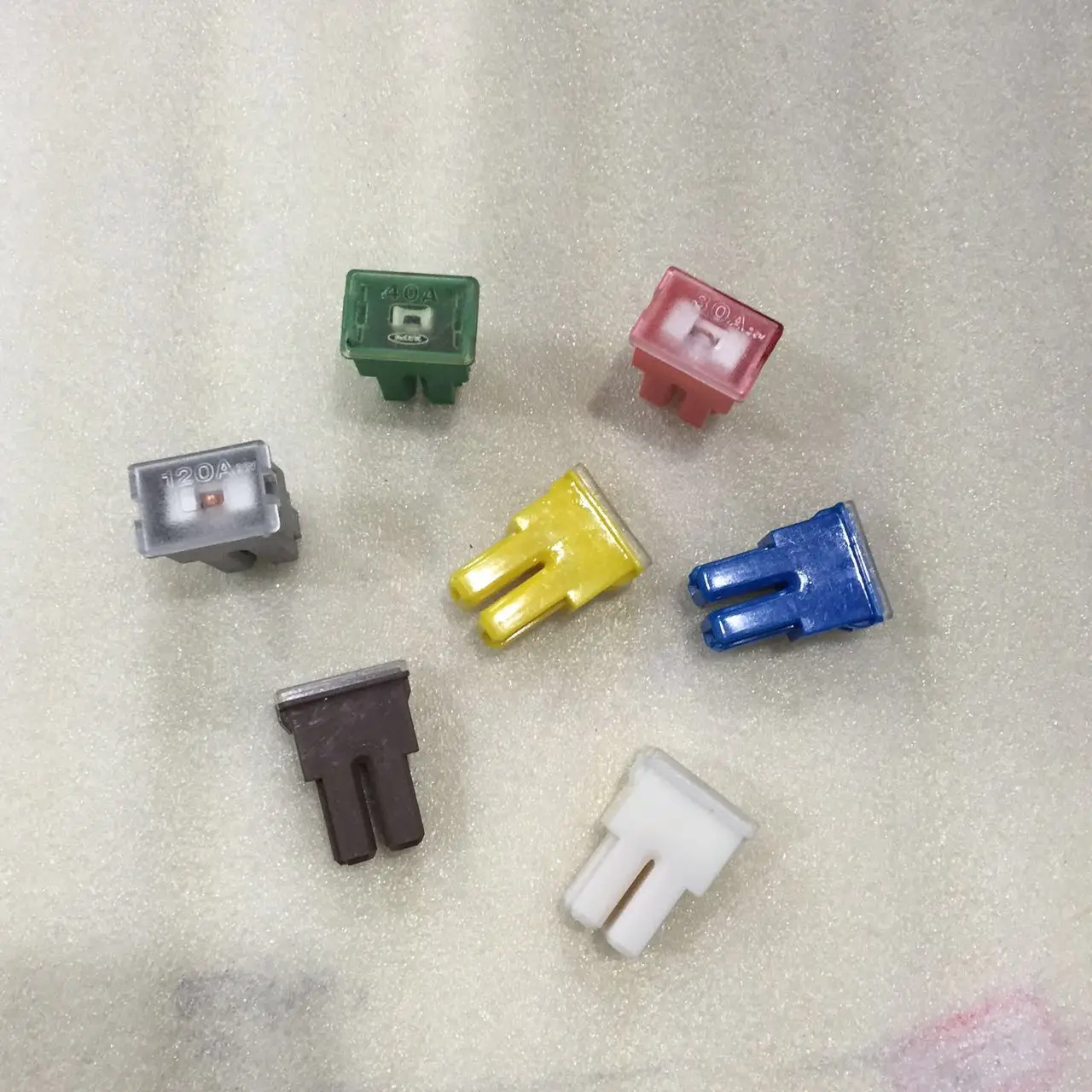 High Quality 32V 20A~120A Straight Type Female Fuse Link for Auto Car