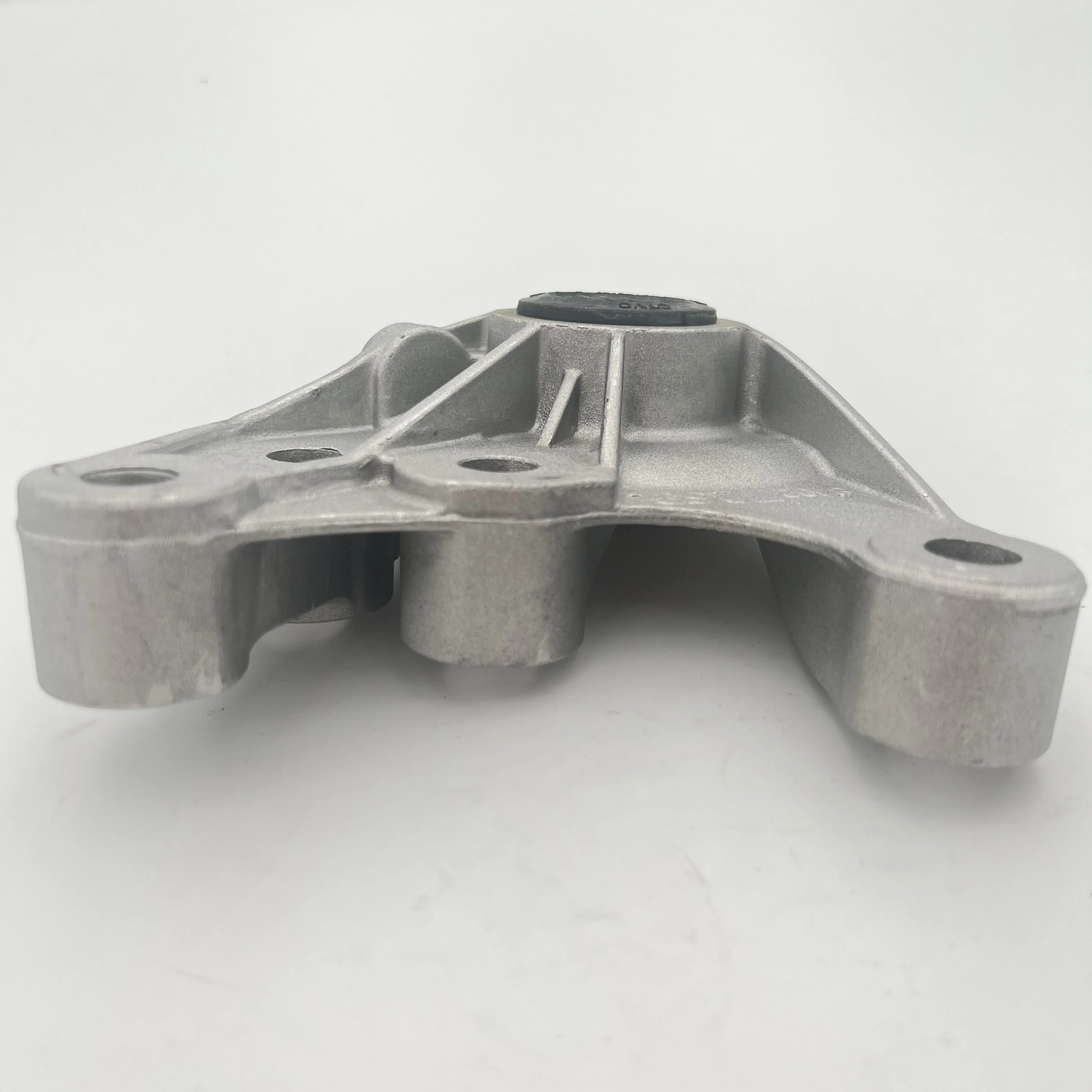 Auto Parts Engine Mount Transmission Mounting Bracket for Chevrolet New ...