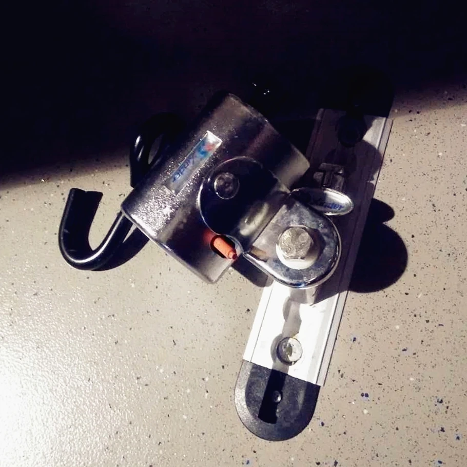 ISO Certified Wheelchair Locking System for Vehicle Safety