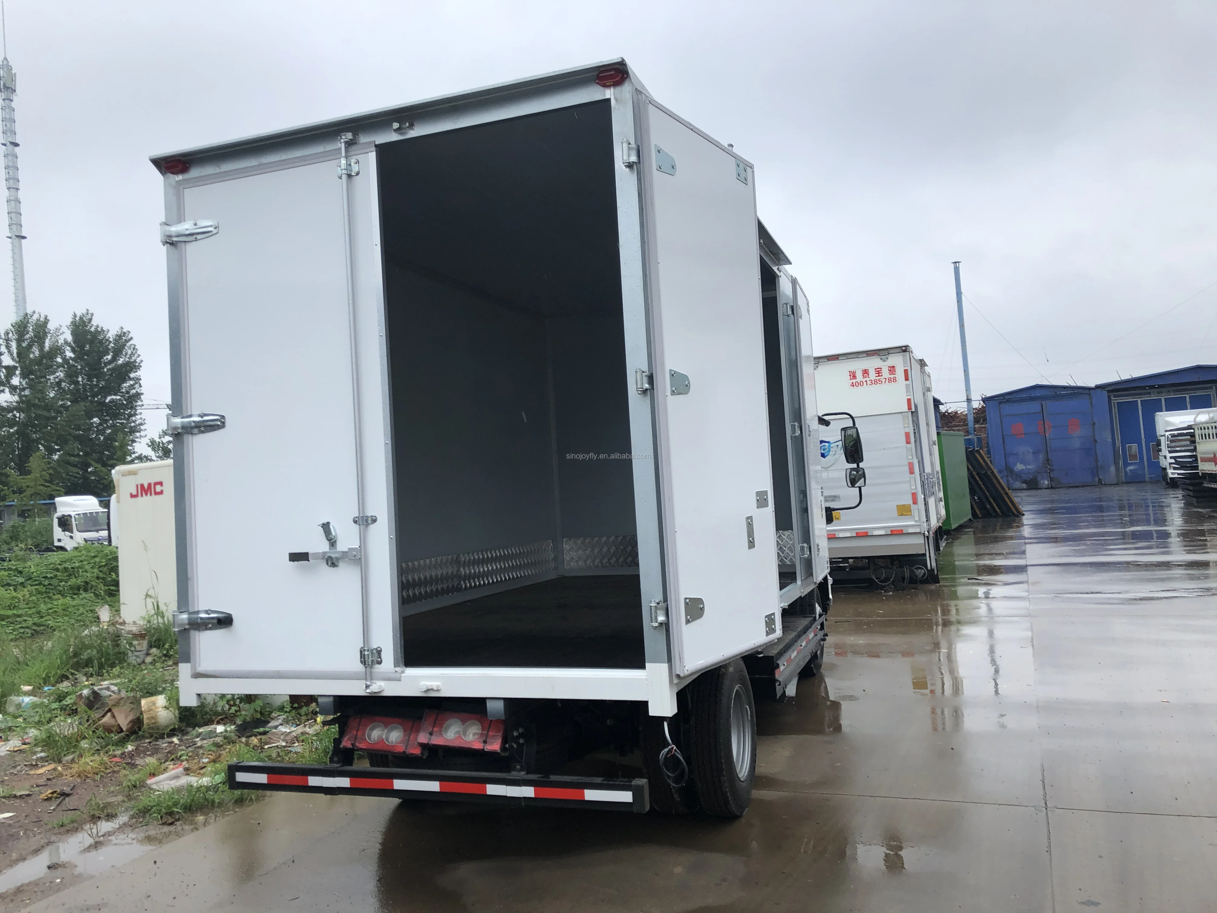 Refrigerated Truck Bodies - Durable and Efficient Transport