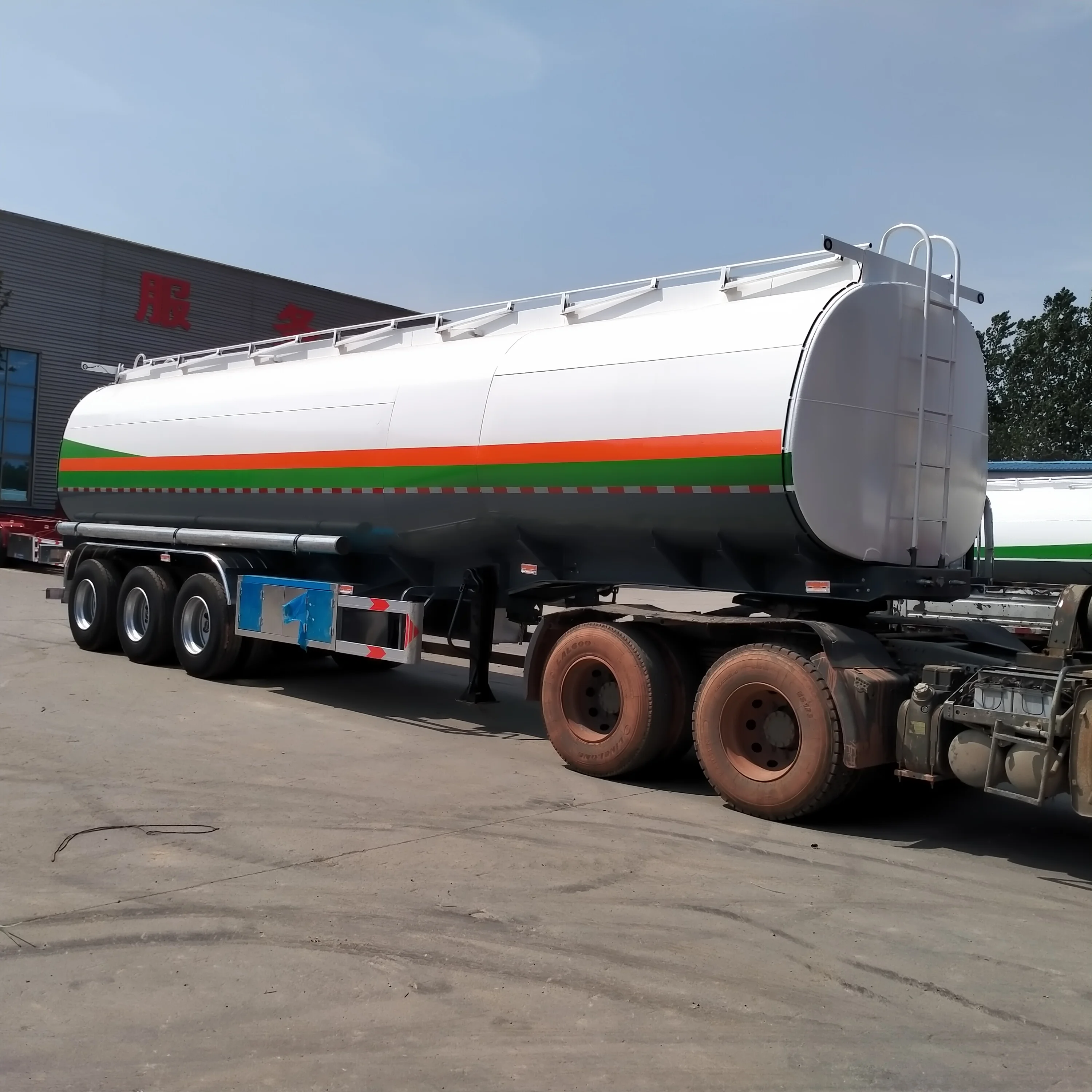 Factory Custom Special Transport 3 Axle 40000l 45000l 50000 Liters Oil ...