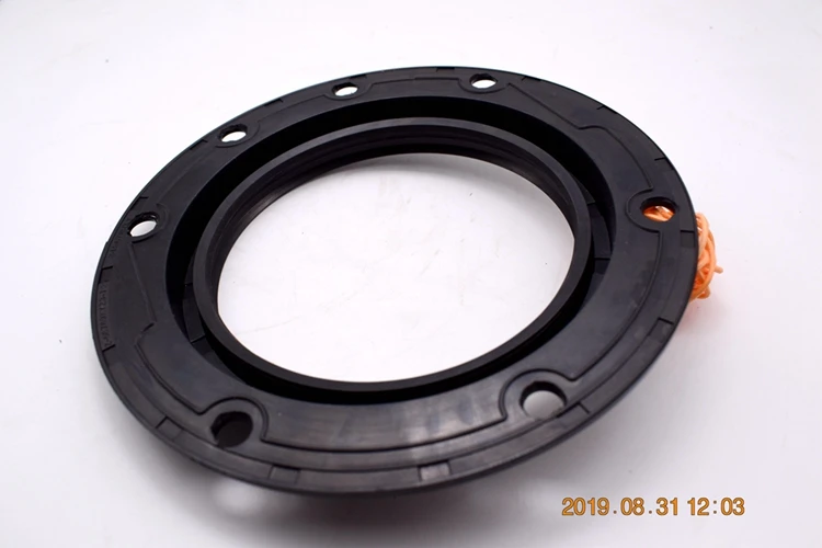 MB308966 Wheel Hub Oil Seal for Mitsubishi Canter HDX