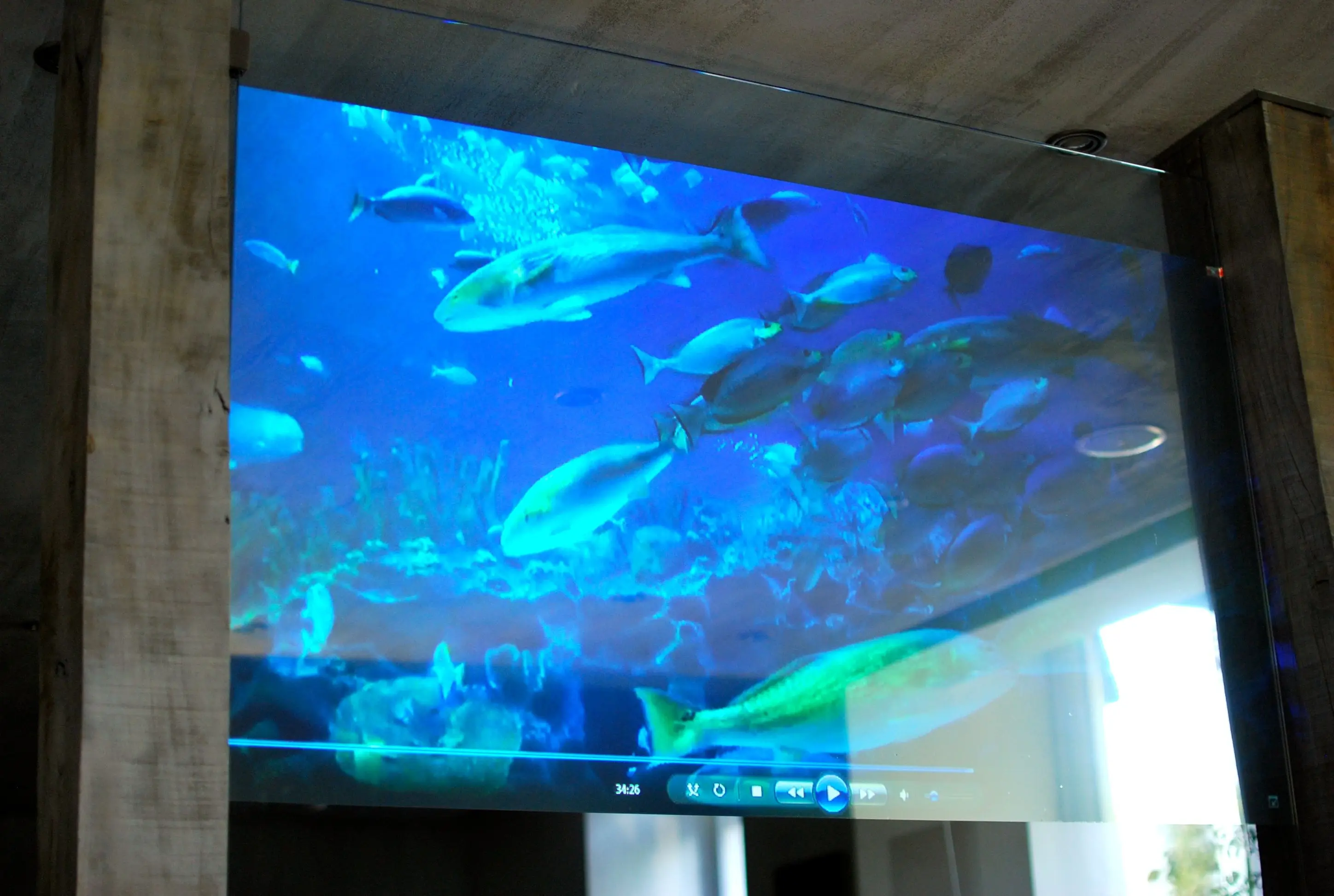 Adhesive Transparent Projection Screen - 150° View Angle