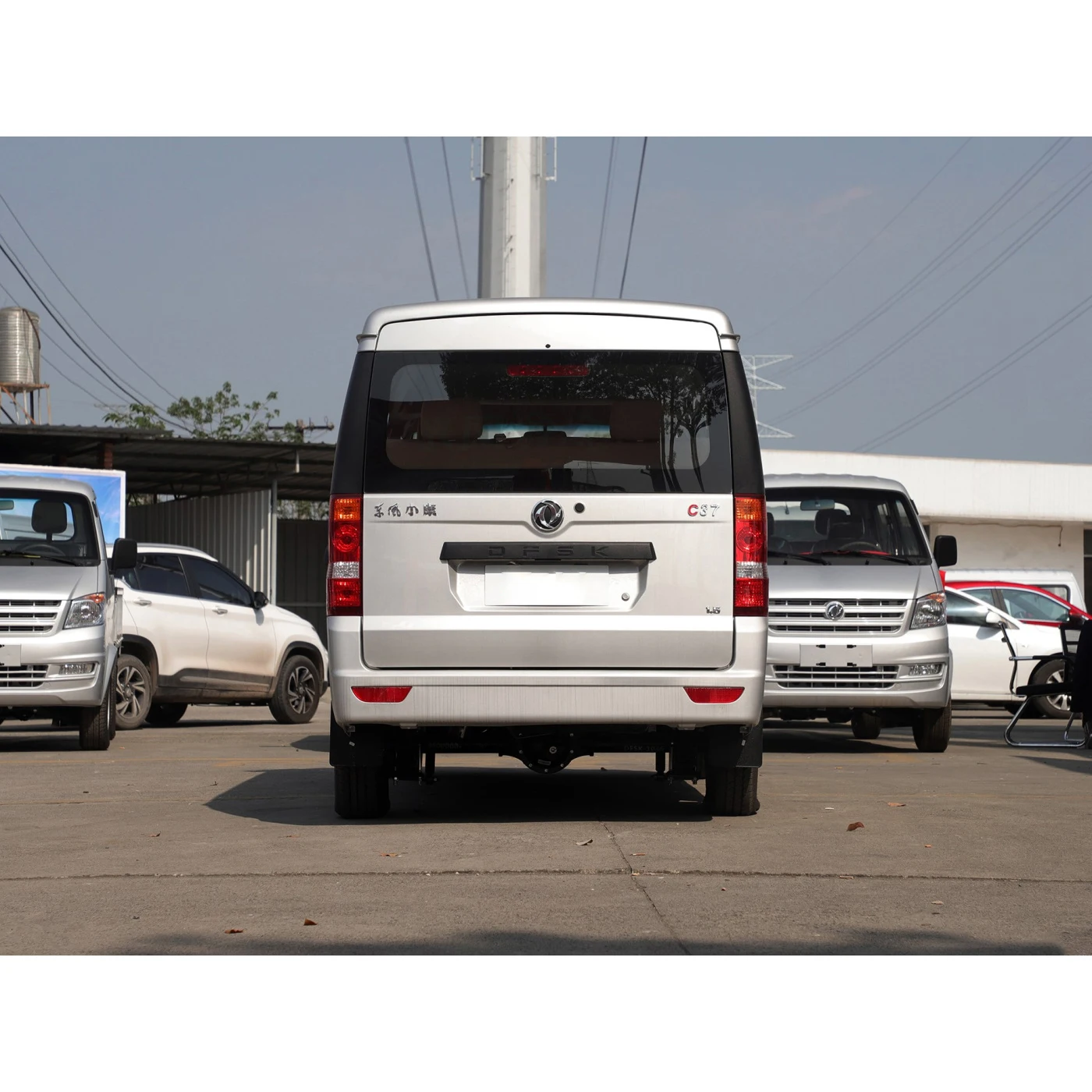 Dongfeng Mini Bus 8 Seat Gasoline C37 - Stability & Comfort