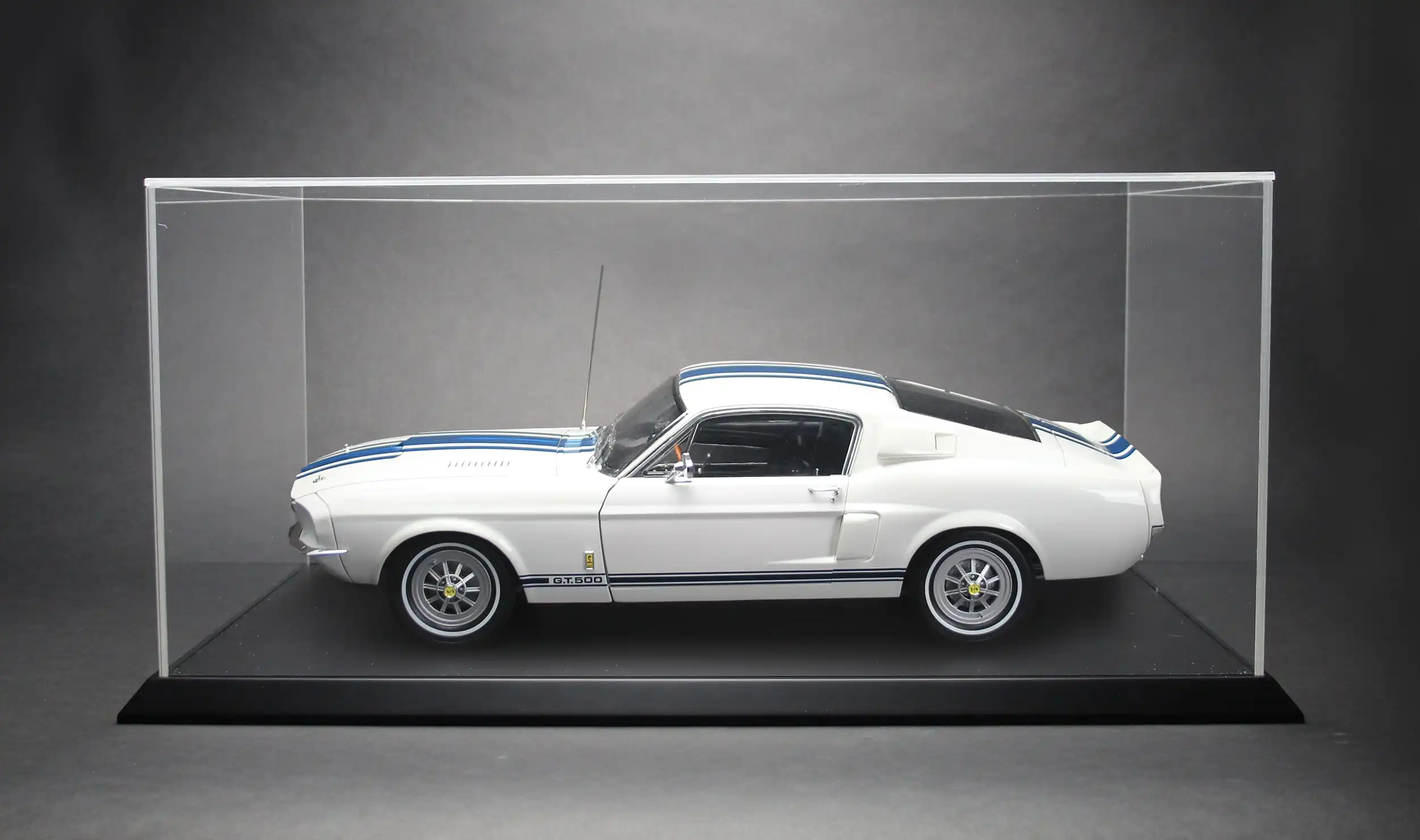 1/18 Scale Diecast Car Case - Durable Acrylic Display Box