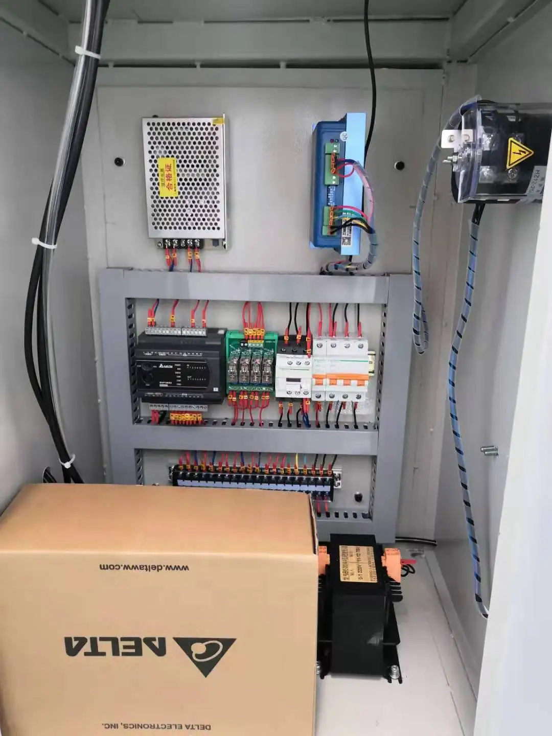 Aluminum Window CNC Louver /Shutter/Tenon Drilling Machine| Alibaba.com