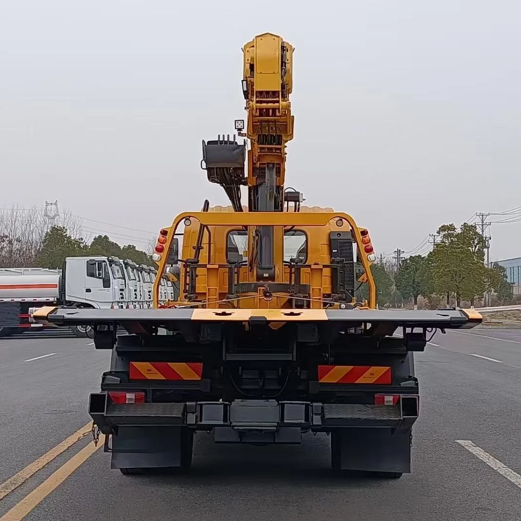 Howo Heavy Duty Flatbed Sliding Rotator Tow Truck - 8ton Crane