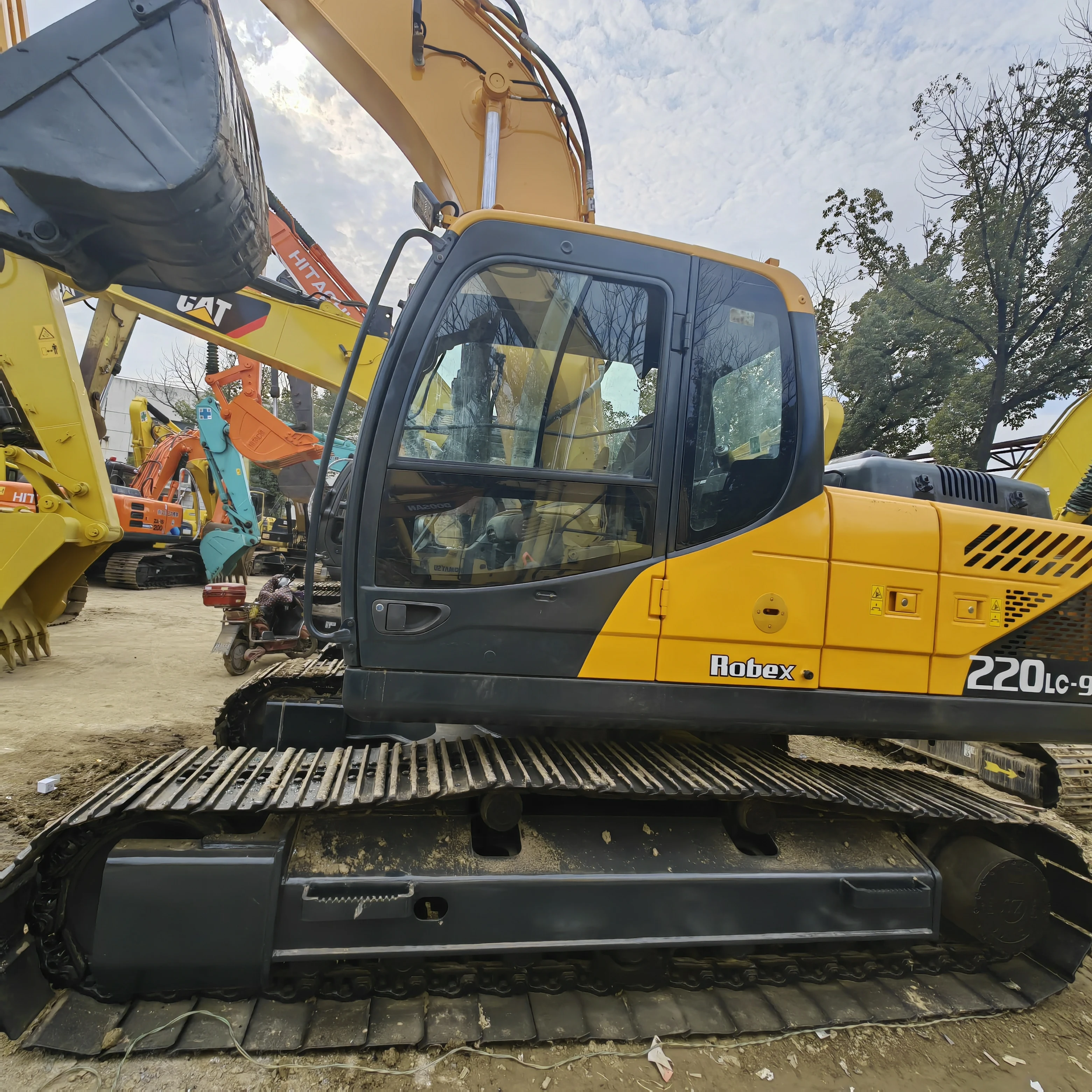 Korean Made 22 Ton Hyundai Digger Used Hyundai Excavator 220lc-9s S ...