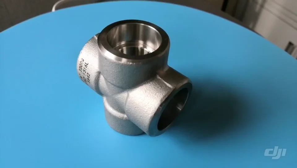 China Factory Female Cross 316 Four Way Cross Fittings Threaded Socket ...