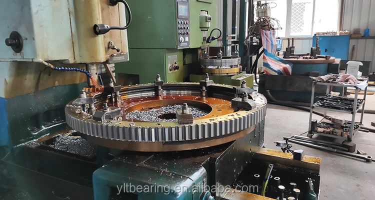 Internal Gear Slewing Bearing Ring For Kato Crane Sr250 - Buy Slewing ...