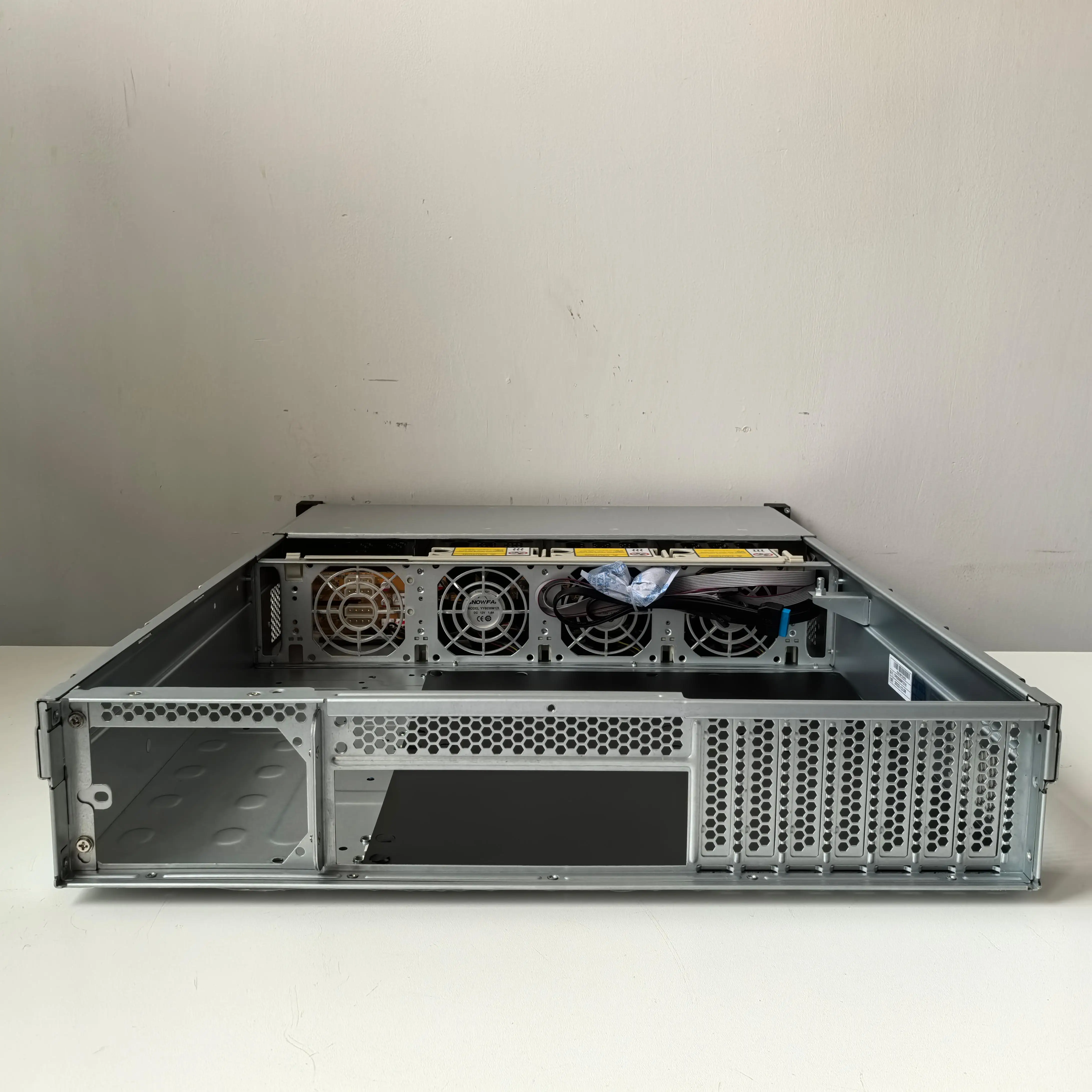 M Model 2U8 Hot Swappable NAS Storage Enclosure with 7 Half Height PCIE ...