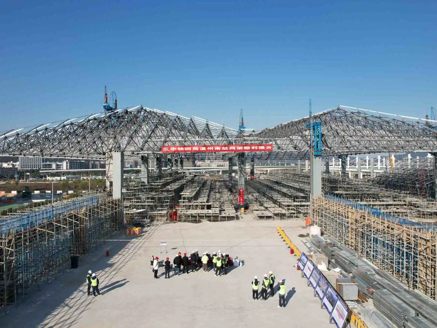 Prefabricated Steel Space Frame Structure Curved Roof Airport Terminal ... Prefabricated Steel Space Frame Structure Curved Roof Airport Terminal ...