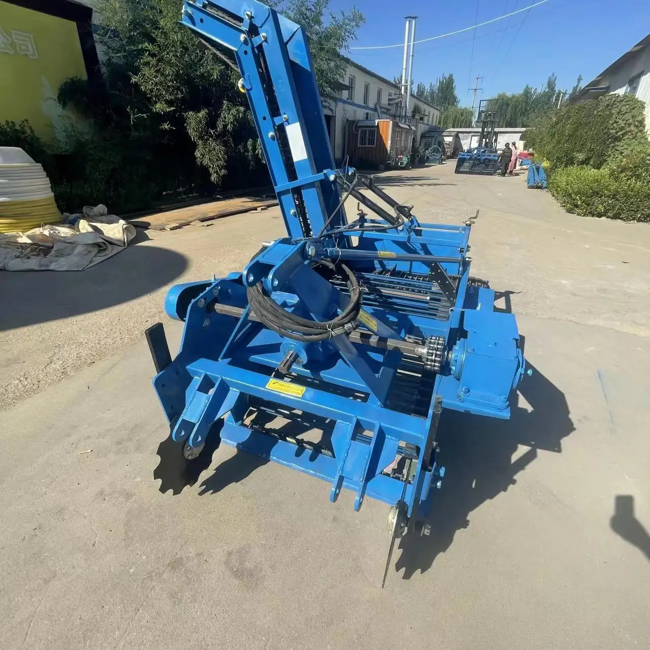 High-horsepower Tractor Operated Automatic Combine Picker Potato Onion ...