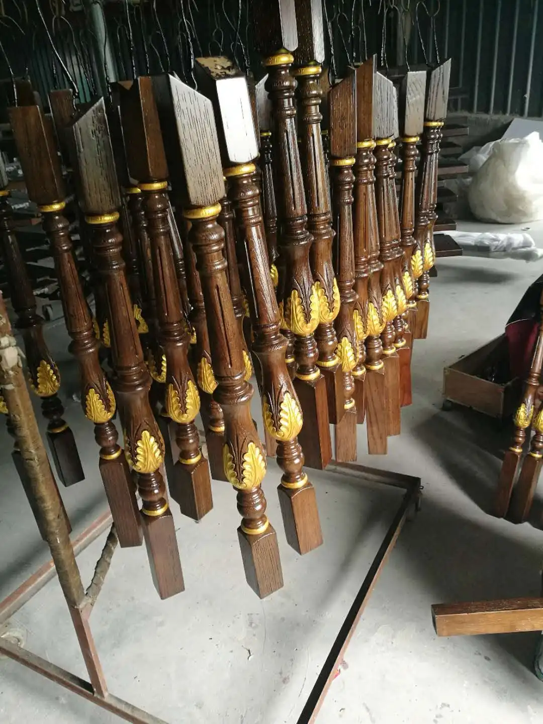 Red Oak Wood Staircase Balusters & Pillar Handrail Steps