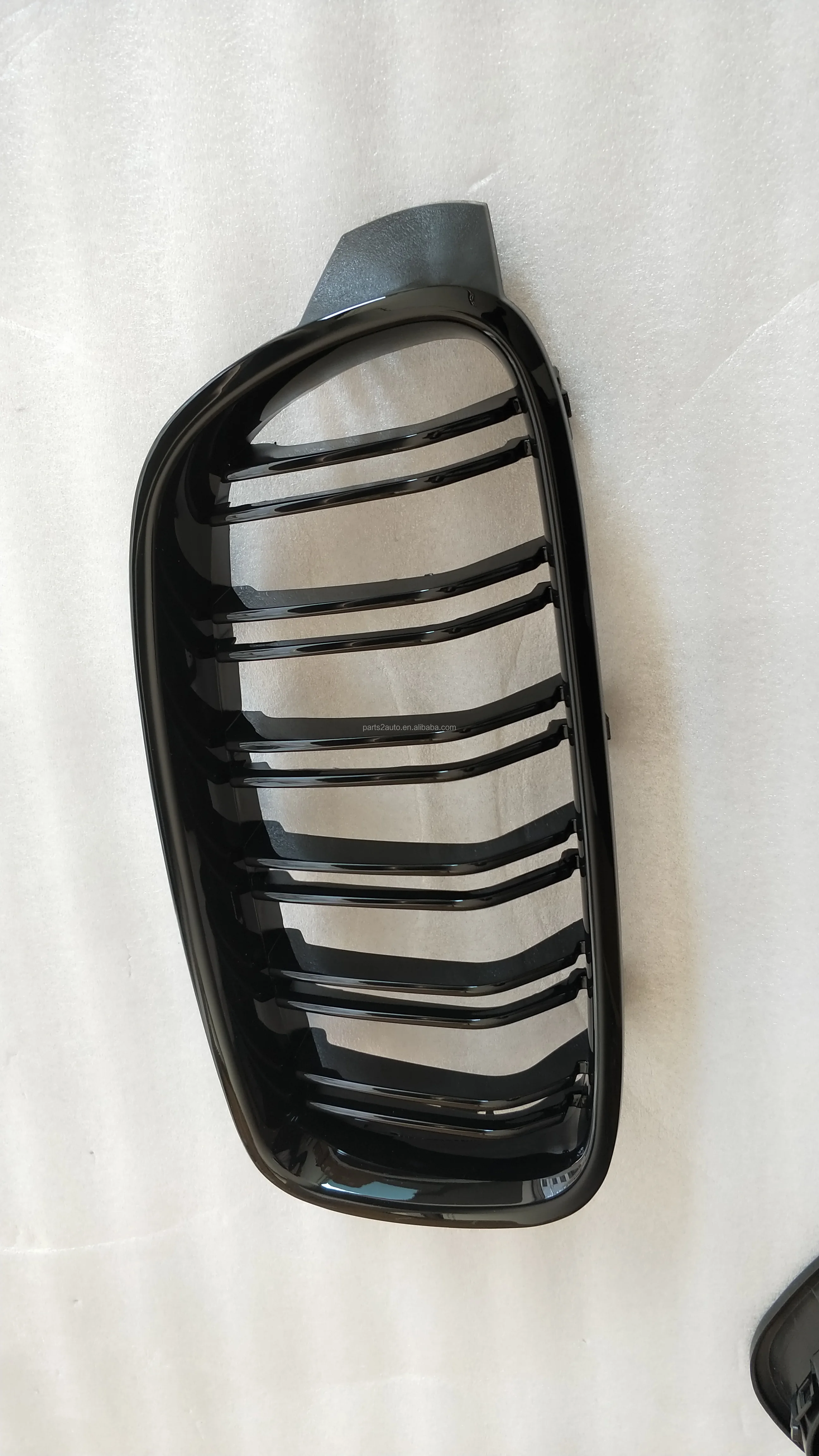 BMW f30的双翼板格栅/BMW f30的光泽黑色格栅/BMW F30/2槽光泽黑色烤架BMW f30 F35| Alibaba.com