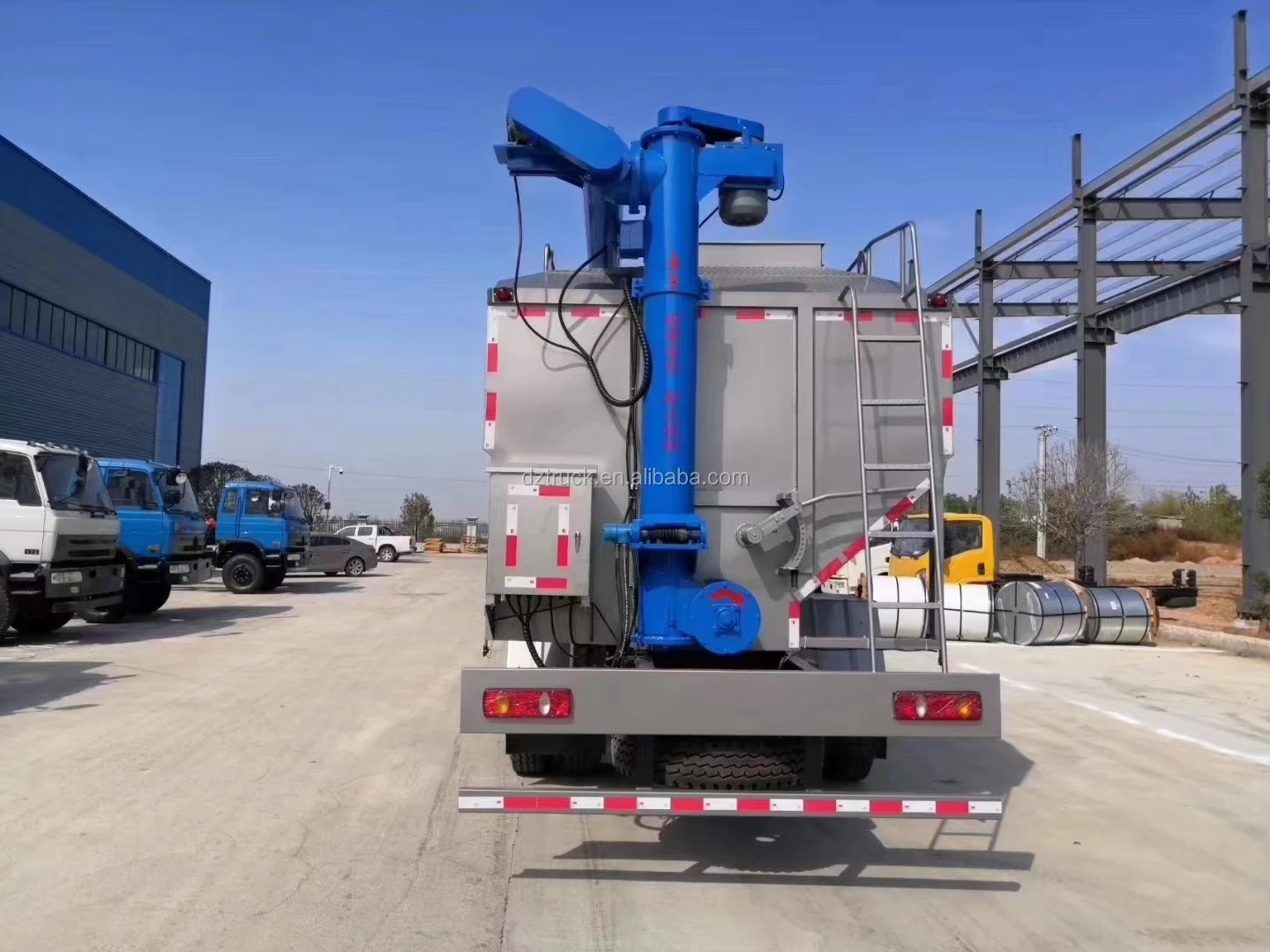 16 Ton Bulk Feed Truck - Efficient Transport Solutions