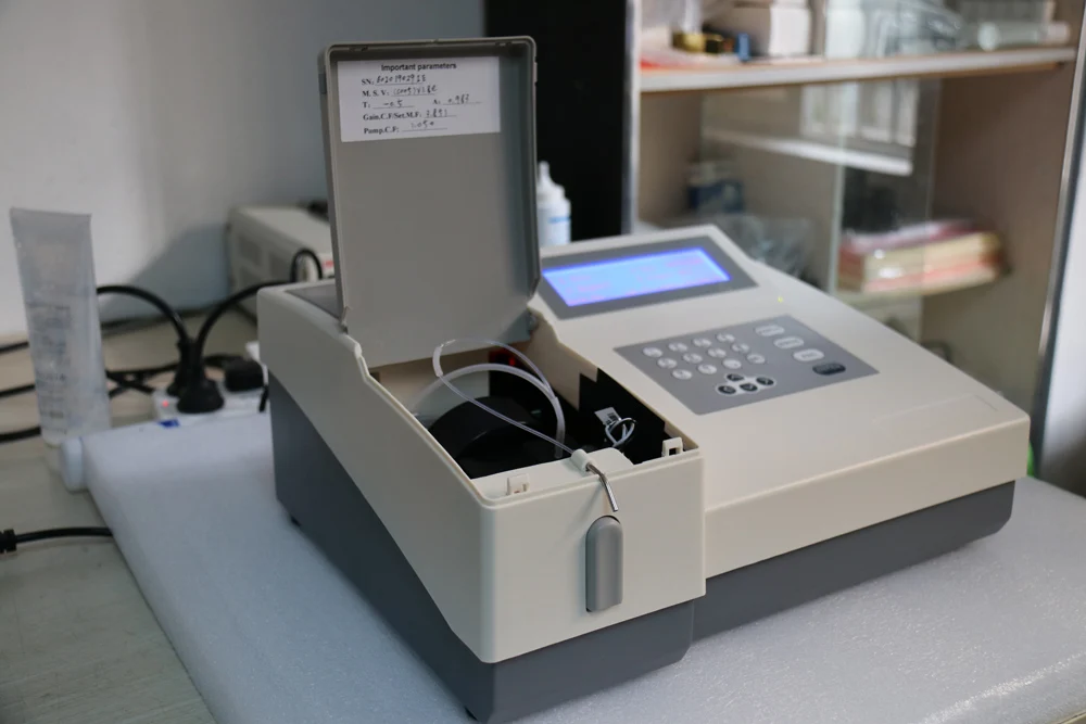 Rayto RT-9200 Biochemistry Analyzer - Easy Keypad Operation