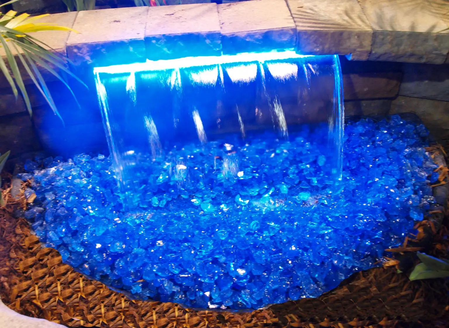 Aqua Blue Crushed Landscape Glass - Durable & Versatile