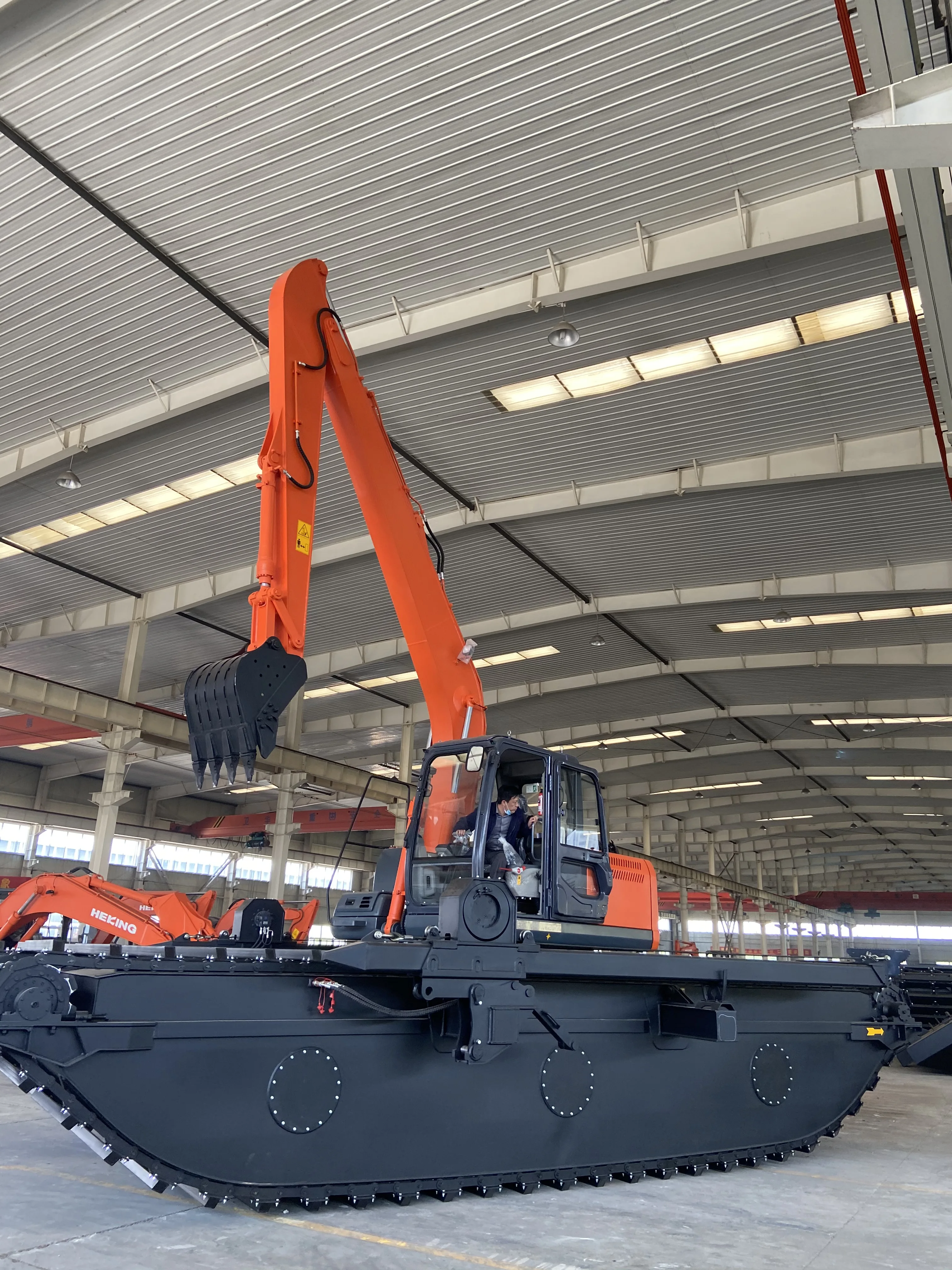 Amphibious Excavator HK260D - 26 Ton Swamp Buggy Excavator