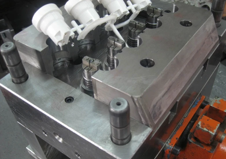 Cheap Plastic Injection Thread Insert Mould for Mould Maker