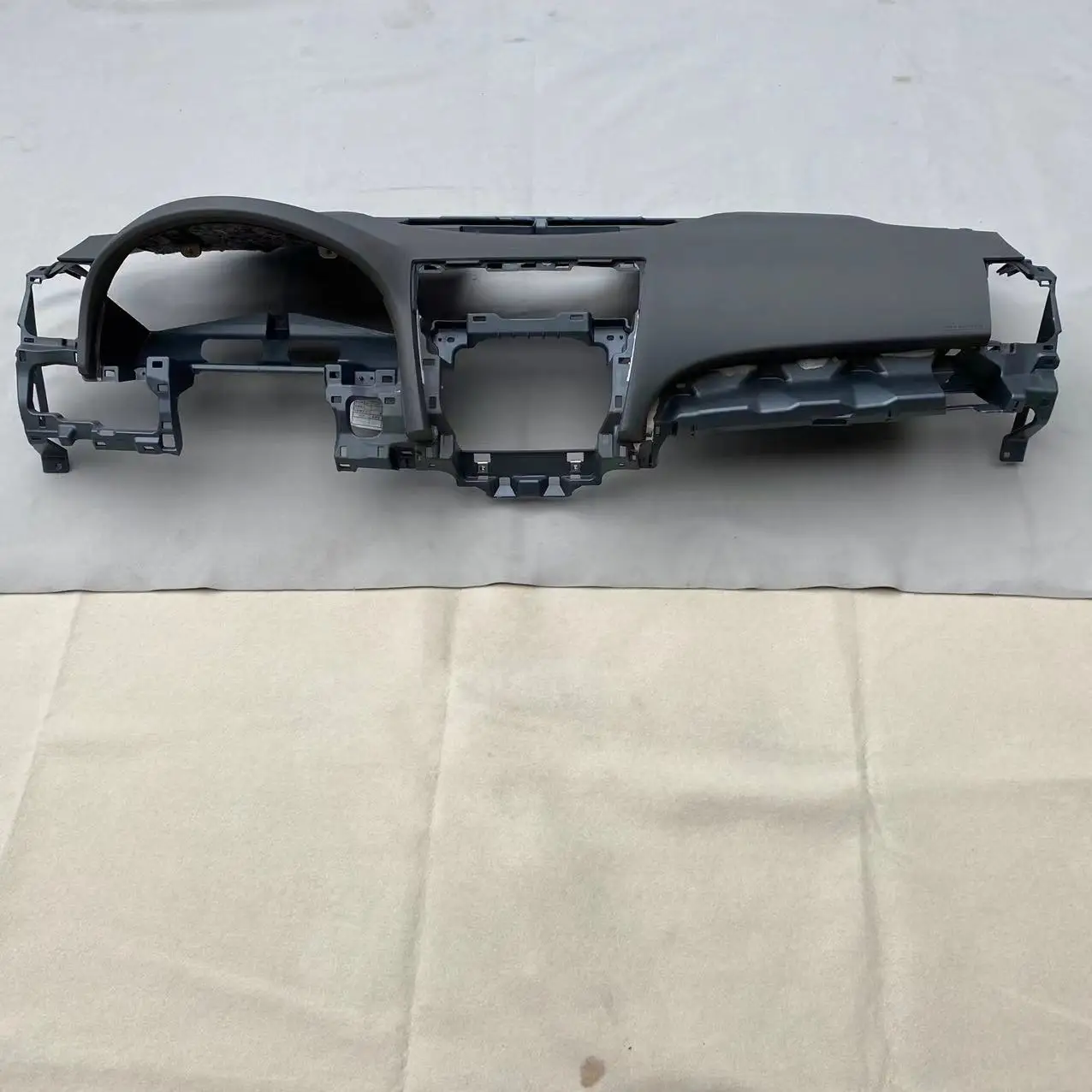 Gfkj Bumper Spoiler Car Dashboard Is Suitable The Middle East Version ...